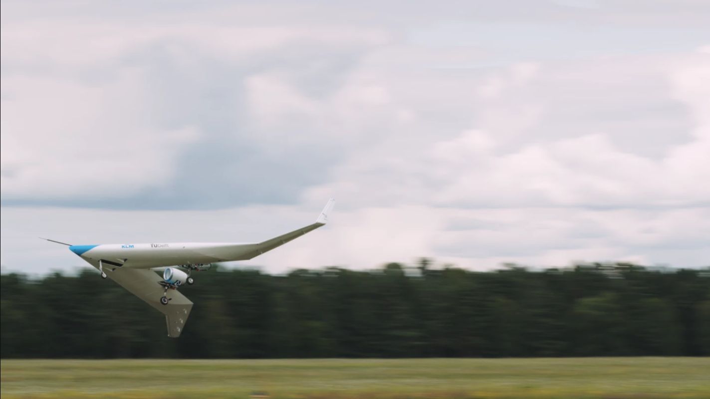 Inginerii au testat pentru prima dată un avion în care pasagerii ...
