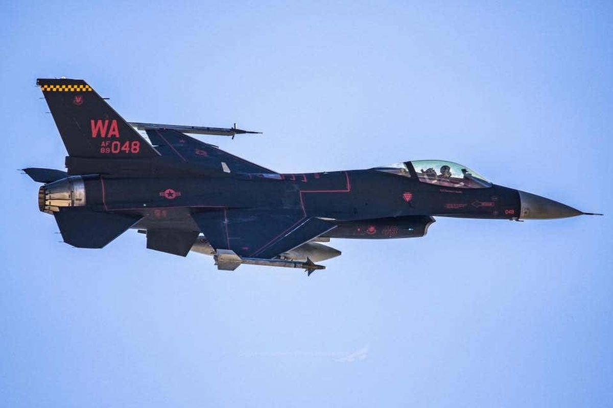 Britanicii au prezentat un avion are va fi folosit pentru pregătirea ...