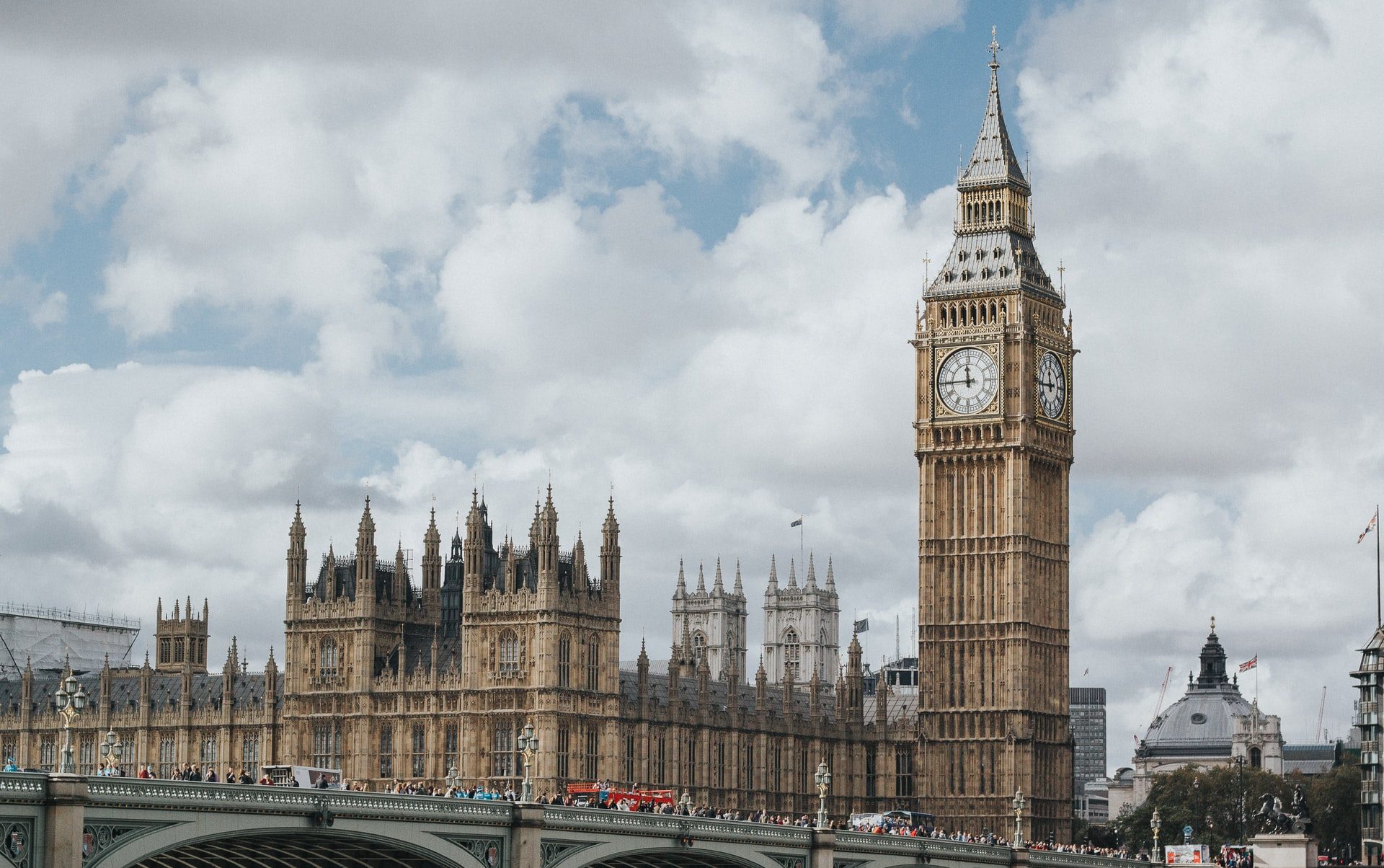 Care sunt noile condiţii de călătorie în Marea Britanie pentru români ...