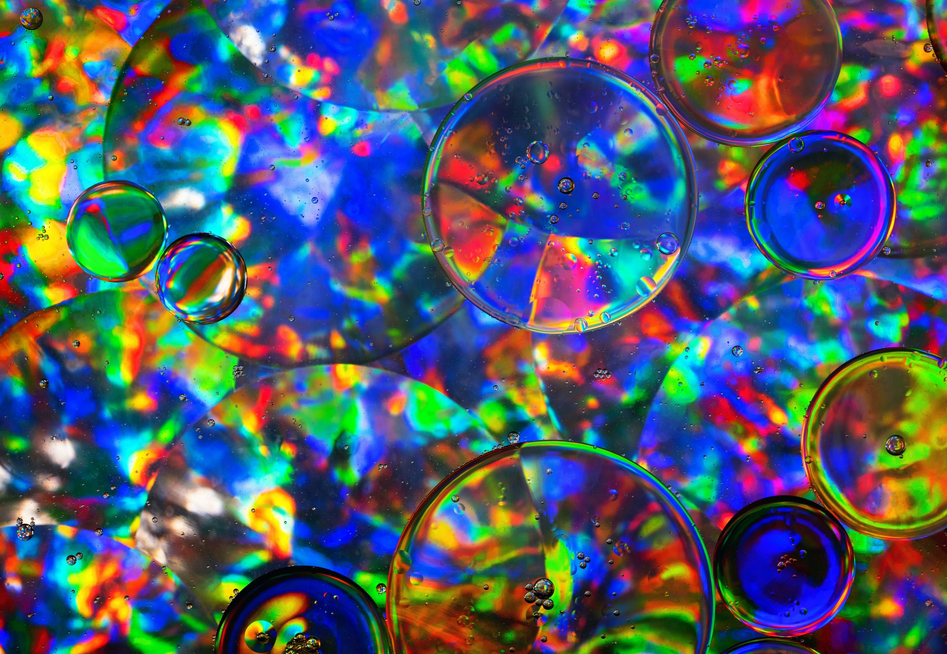 CEO-ul unui startup din Silicon Valley, concediat după ce a folosit LSD ...