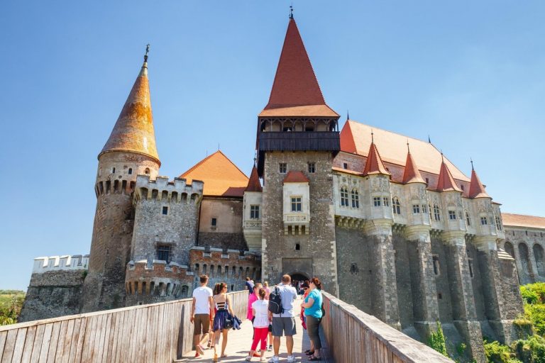 Cele mai emblematice monumente istorice din România