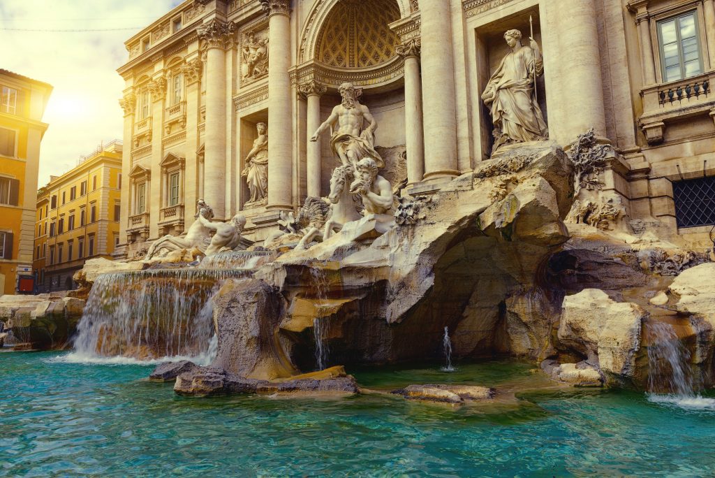 Fontana di Trevi, capodoperă a stilului baroc. Ce zeu înfățișează fântâna?