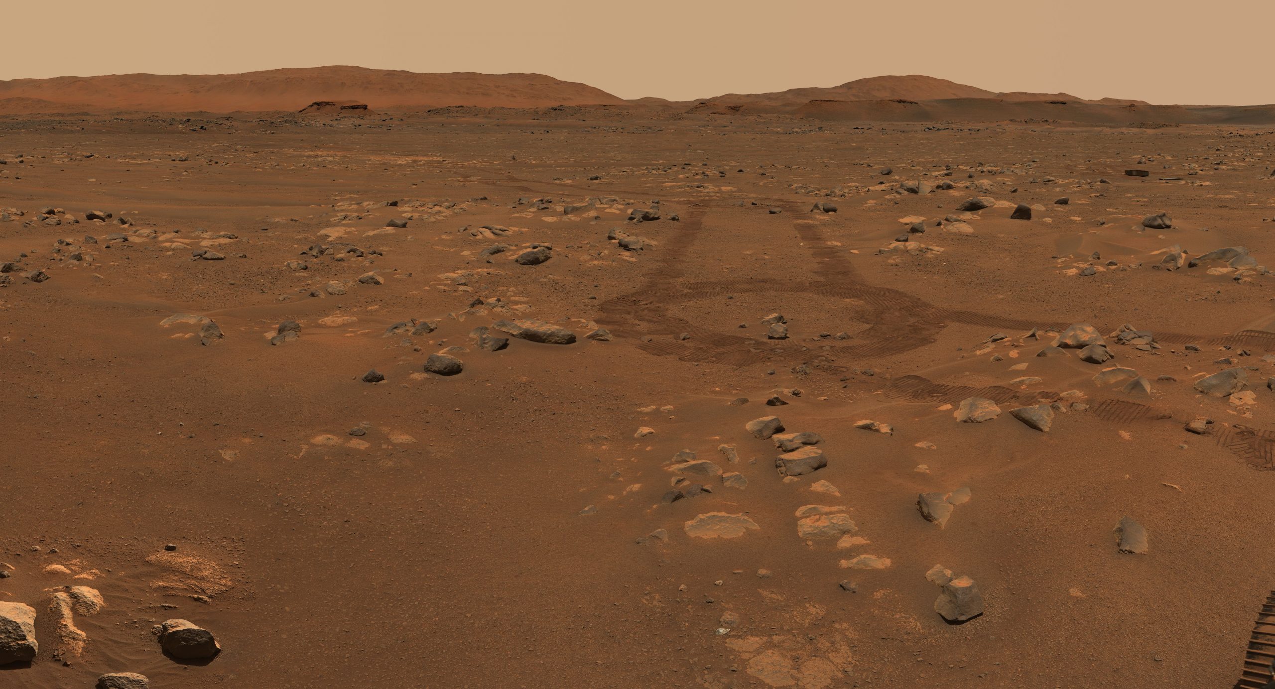 Imagine panoramică absolut uimitoare cu planeta Marte, trimisă de ...