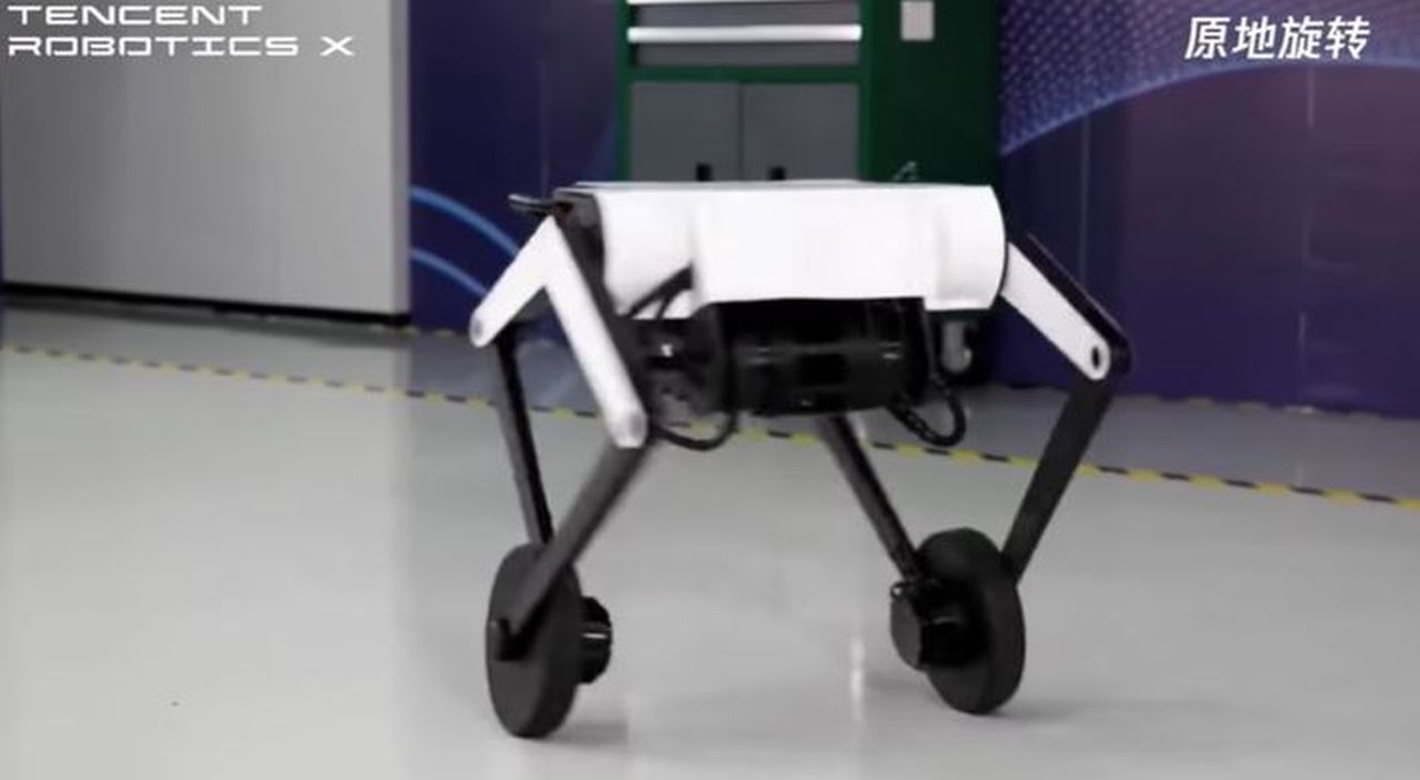 Ollie, robotul foarte simpatic care calcă pe urmele roboților de la ...