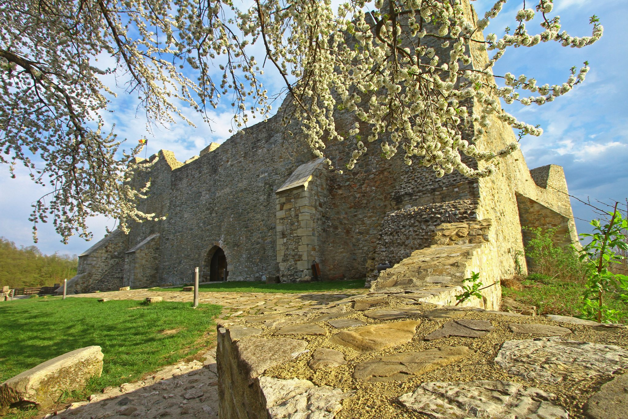Cetatea Neamțului, unul dintre monumentele medievale excepționale