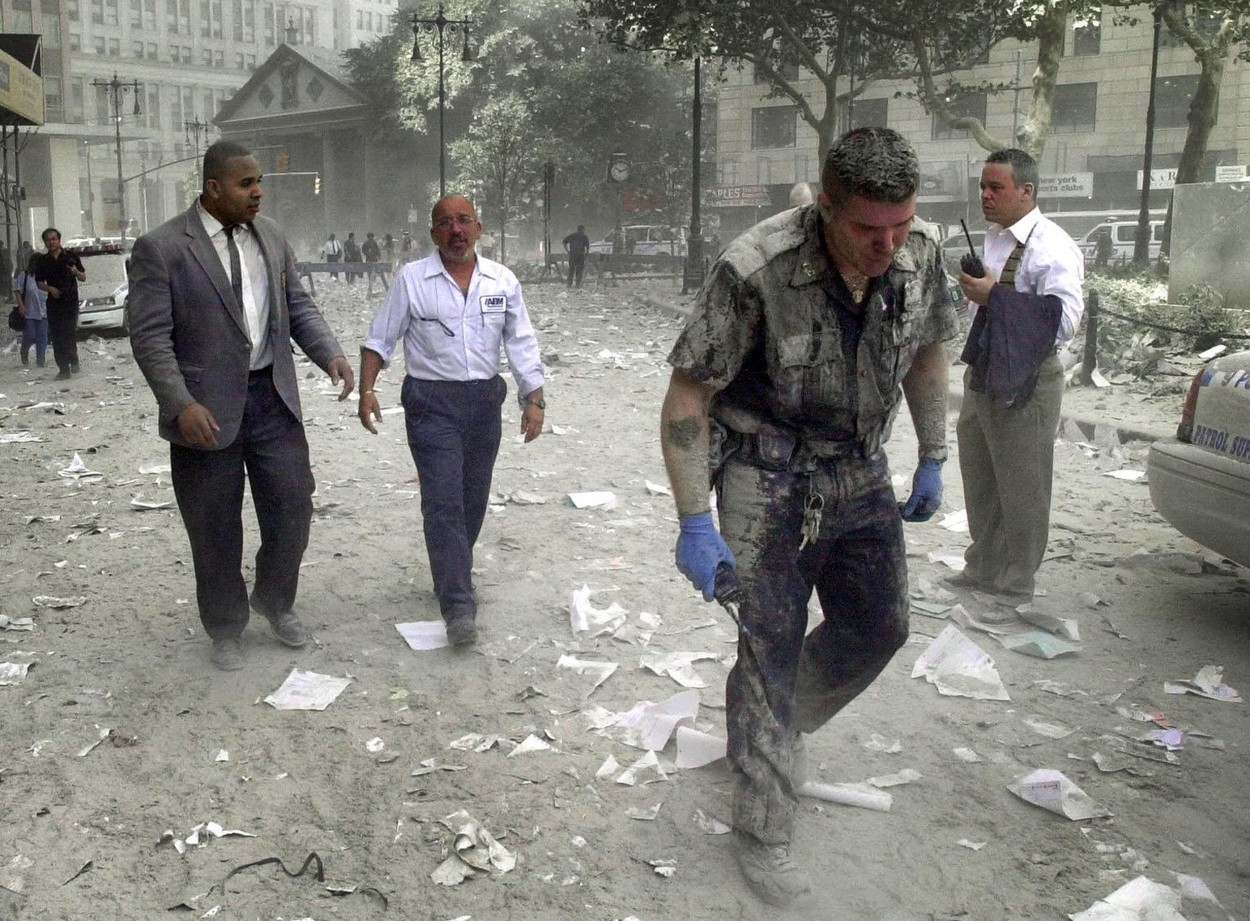 Atentatele din 11 septembrie 2001, rememorate şi analizate în două ...