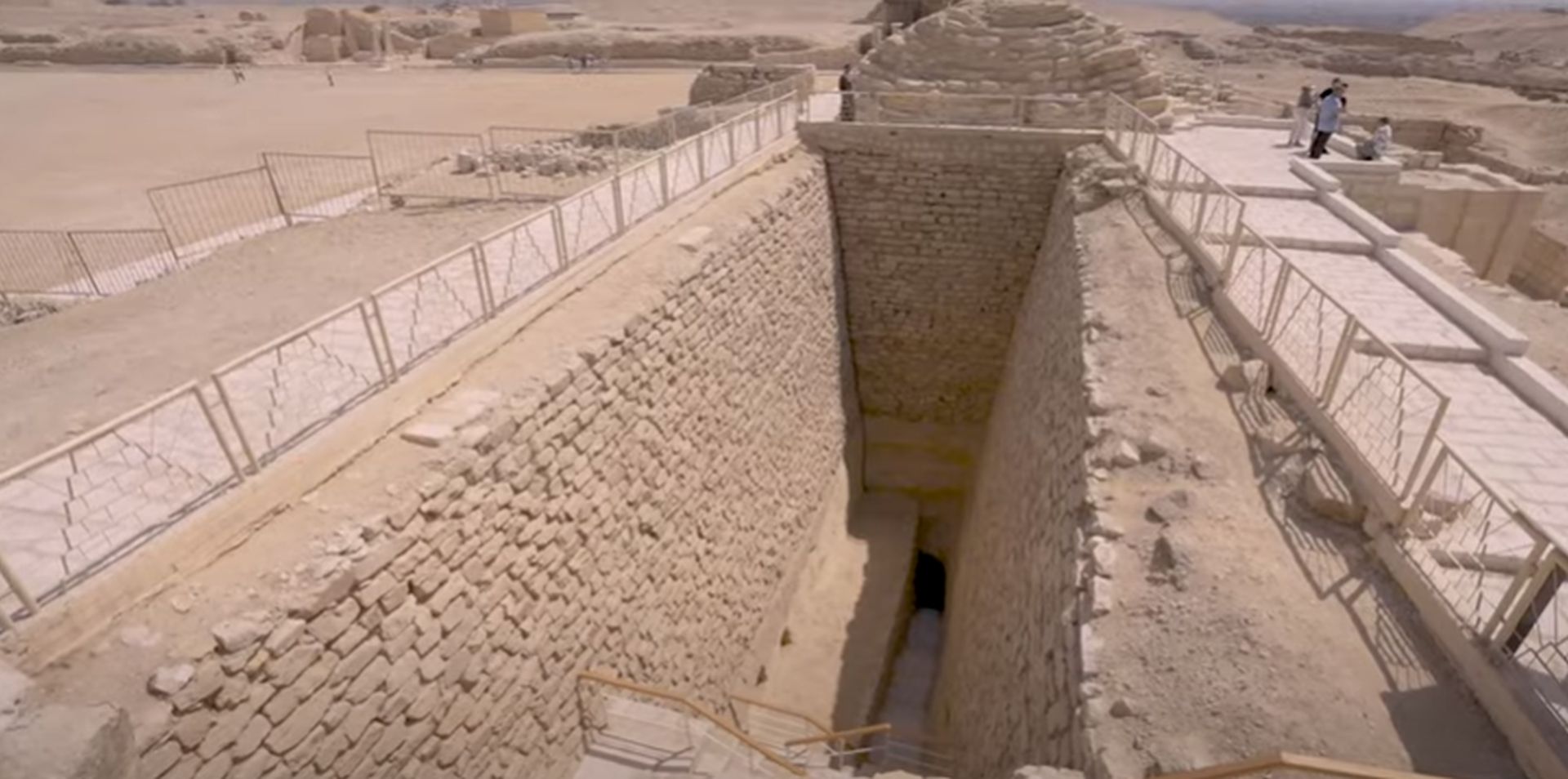 S-a redeschis mormântul sudic de lângă Piramida în Trepte