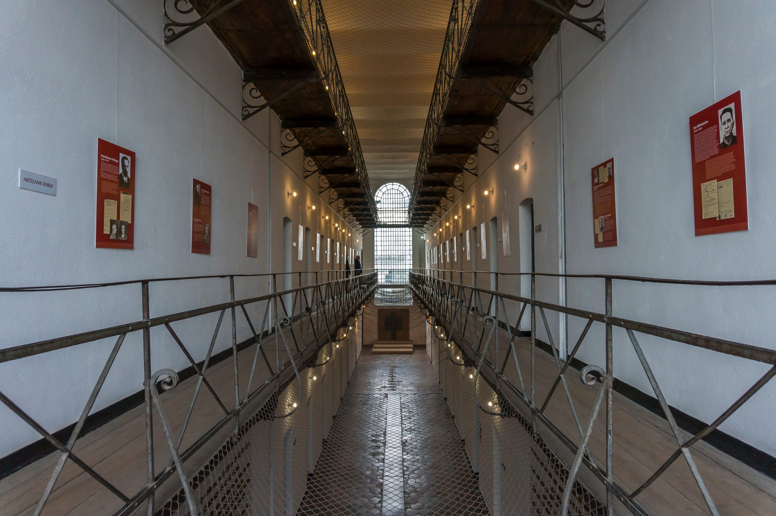 5 foste închisori comuniste din România, înscrise în Patrimoniul ...