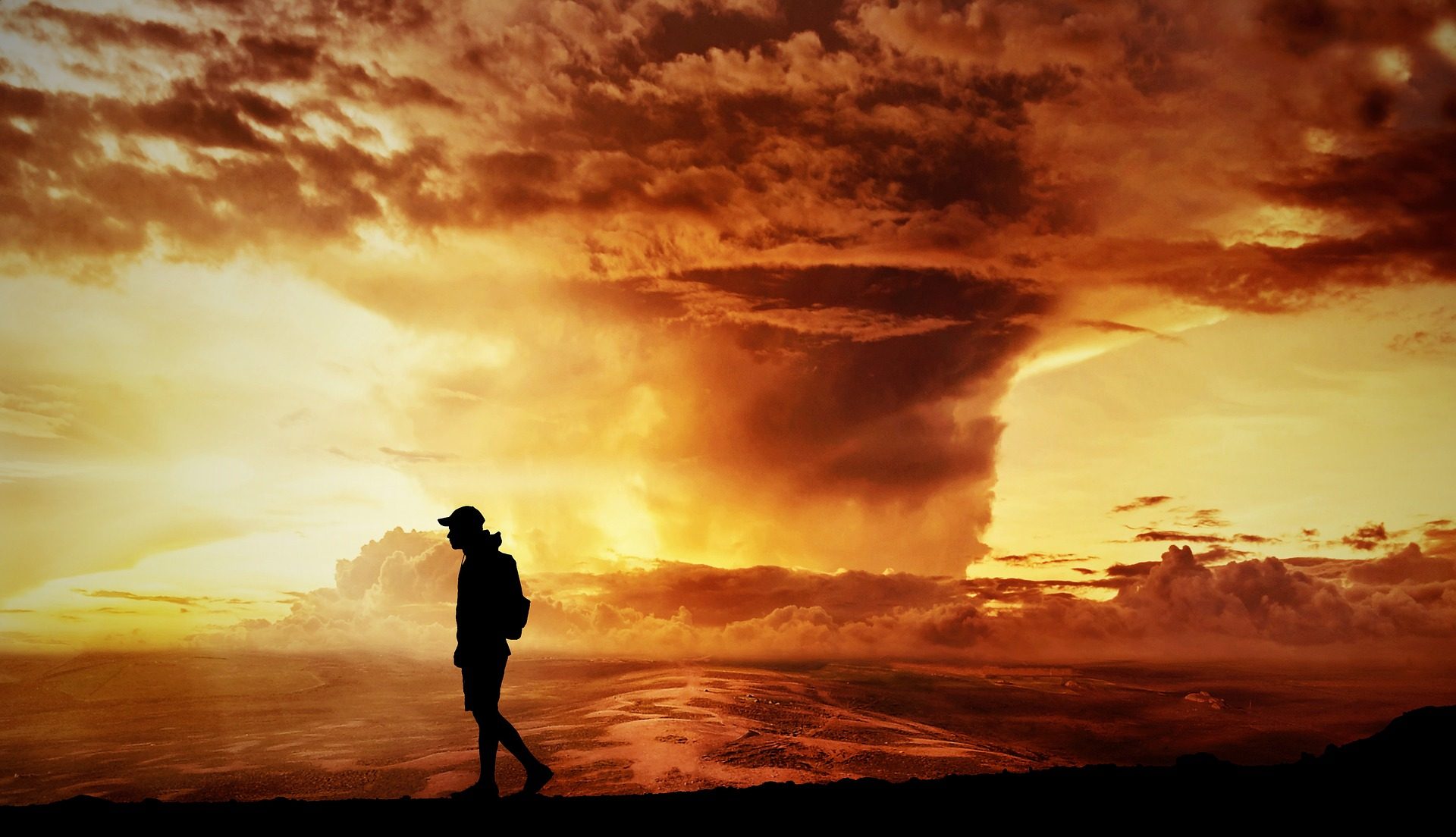 Ce se întâmplă atunci când explodează o bombă nucleară?