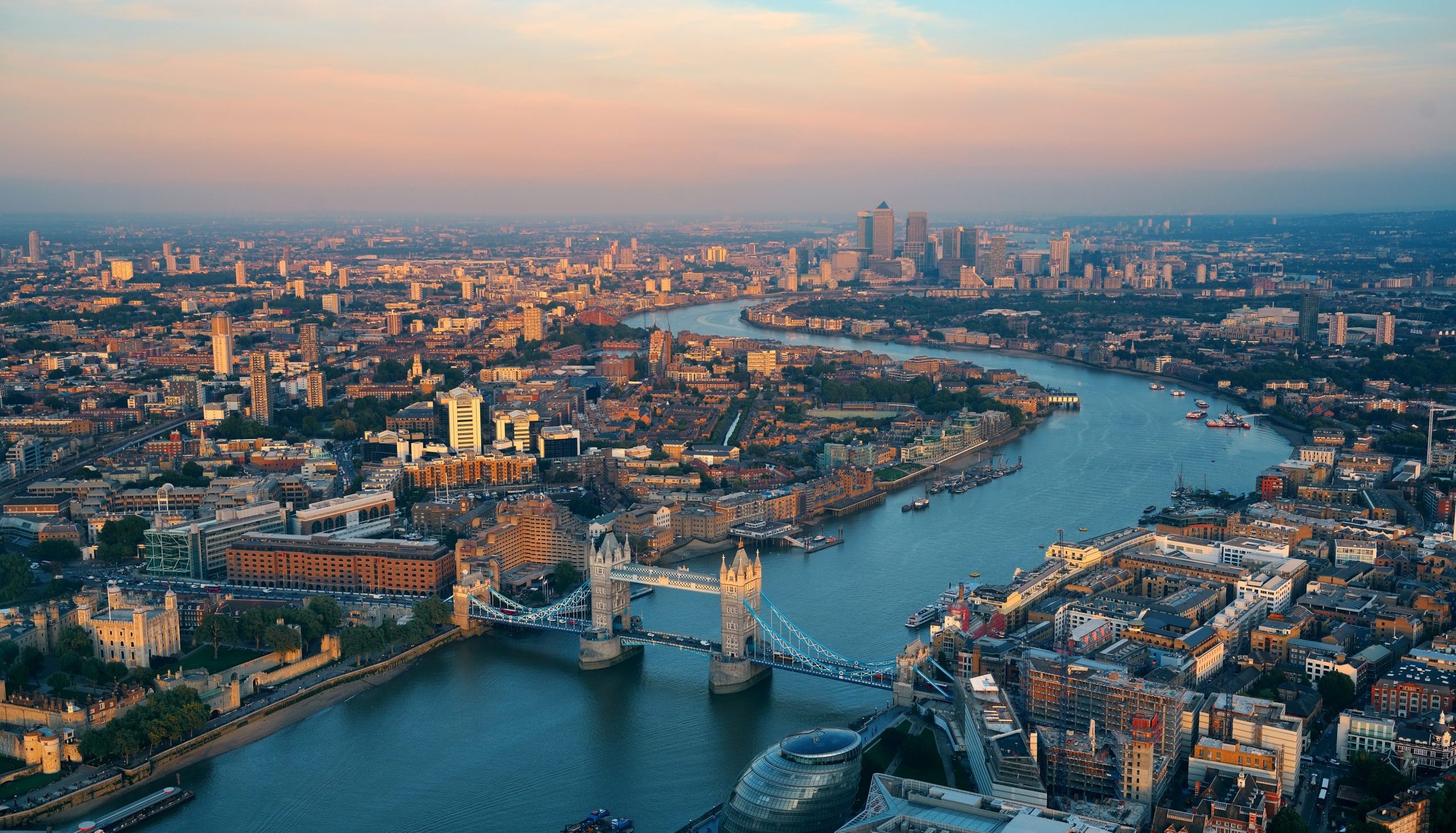 Izvorul râului Tamisa din Marea Britanie aproape a secat din cauza secetei