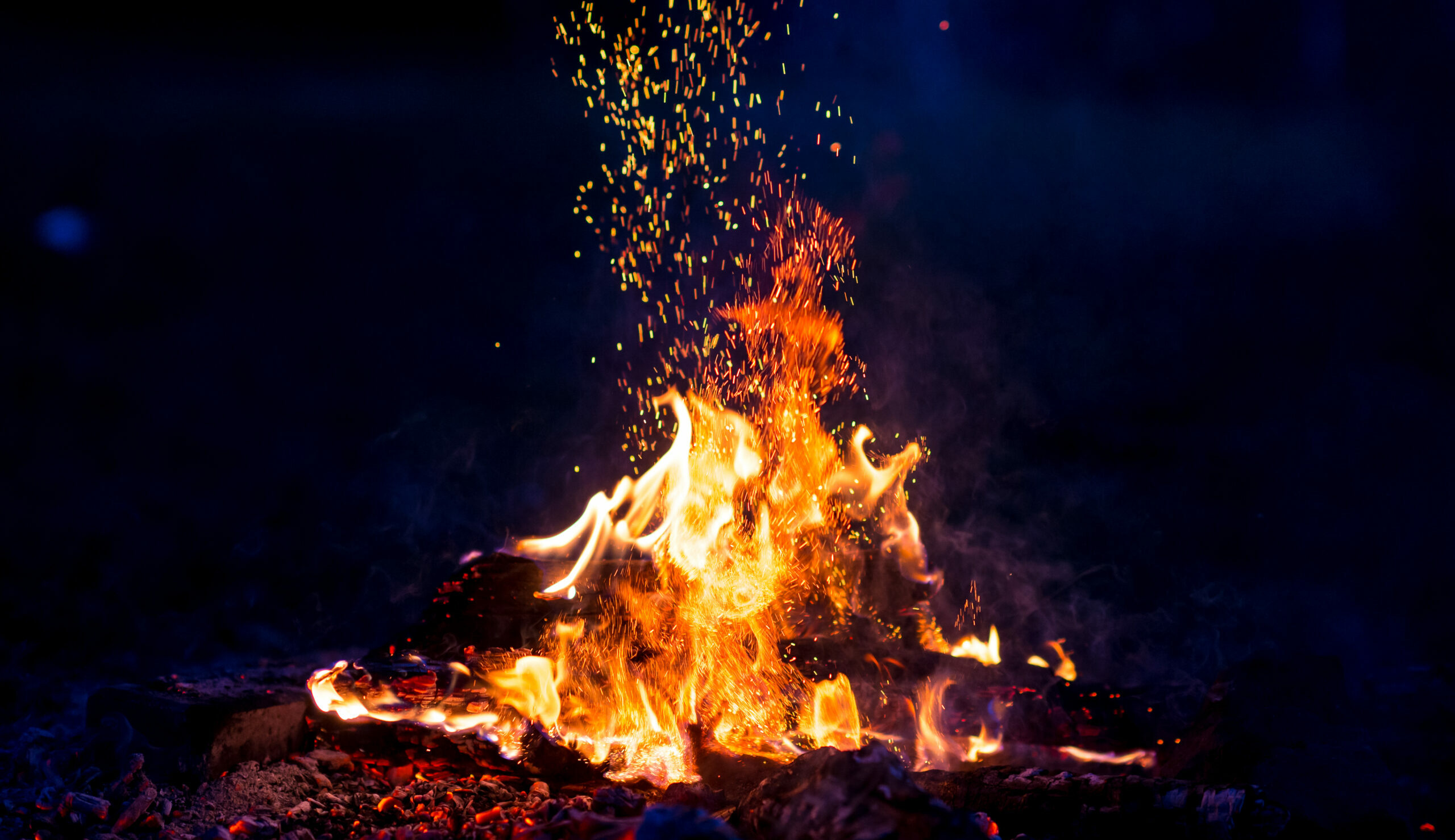 Oamenii antici stăpâneau focul încă de acum un milion de ani, sugerează ...