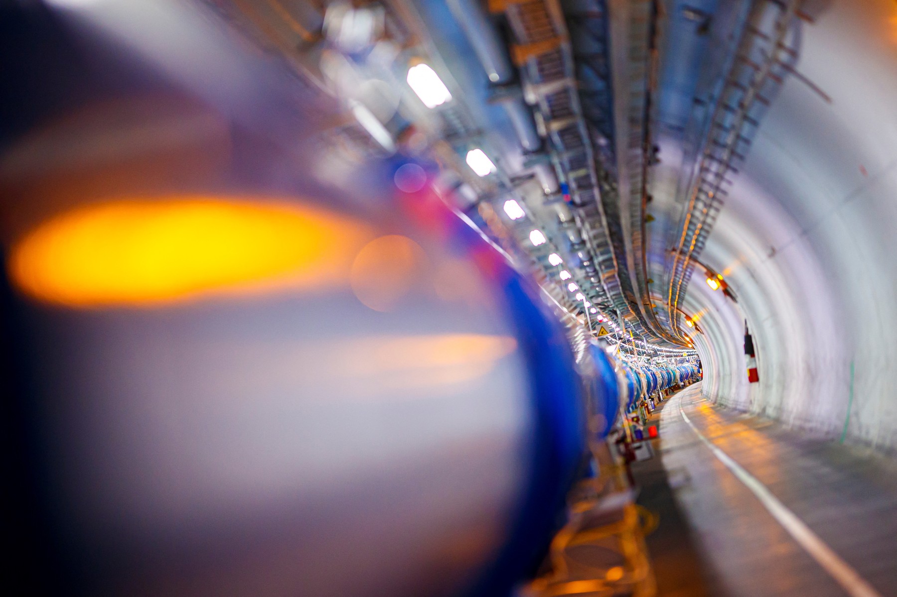 Large Hadron Collider a descoperit noi particule „exotice”
