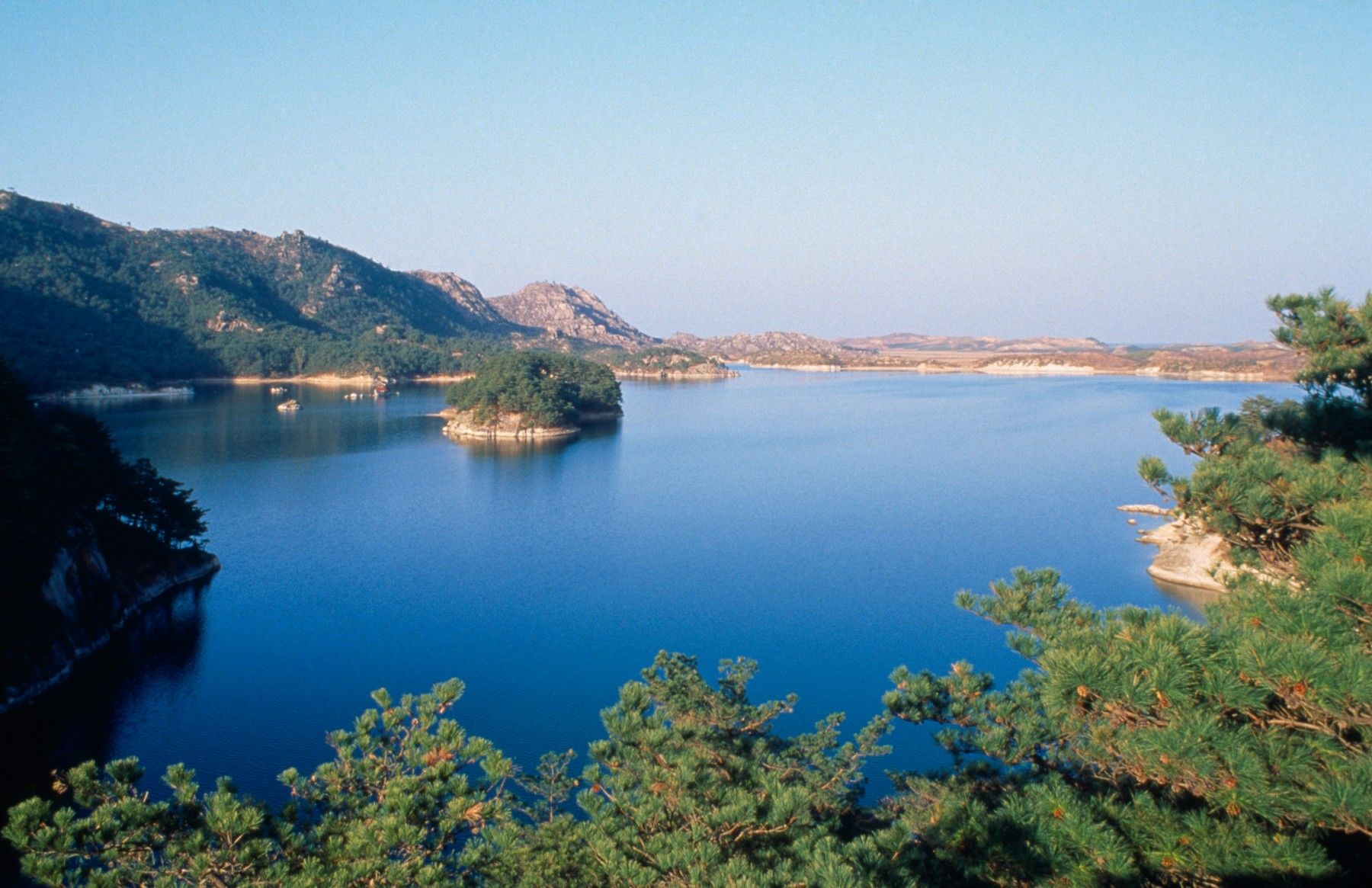 Stațiunea simbol al păcii din Peninsula Coreeană, distrusă de Coreea de ...