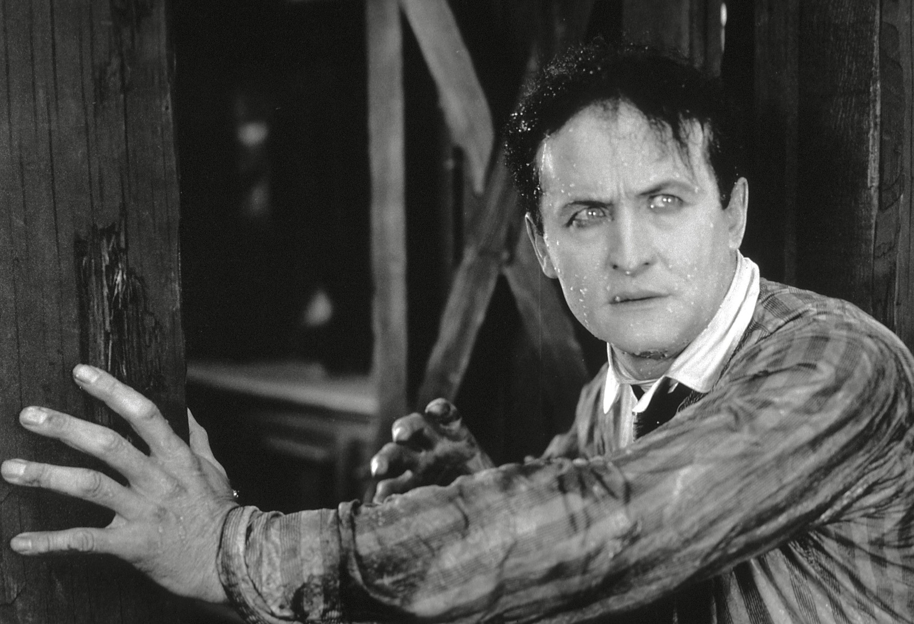 Harry Houdini, cel mai cunoscut iluzionist din lume. „Ceea ce văd ochii ...