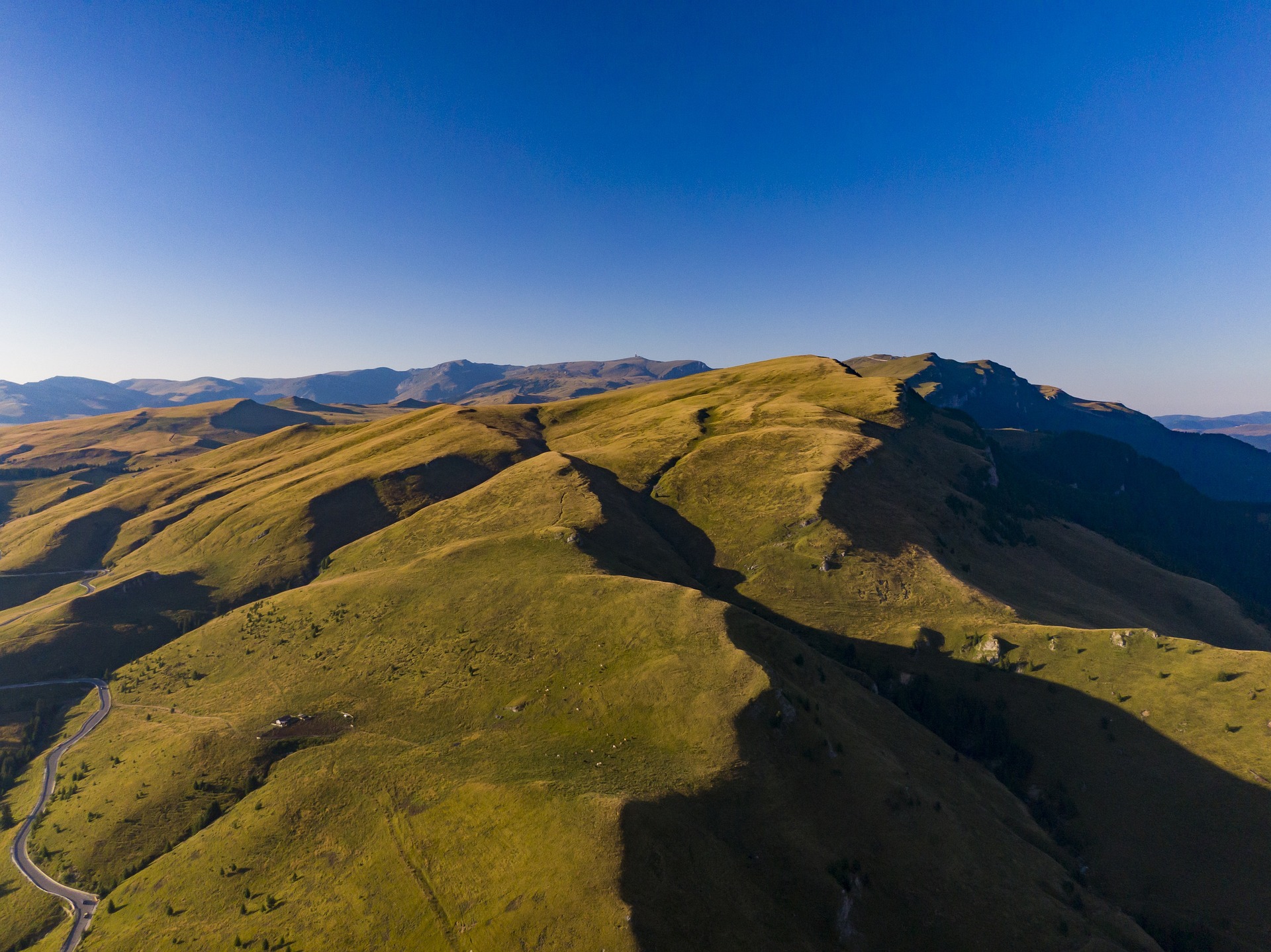 Românii caută city break-uri în țară și escapade la munte. Ce orașe ...