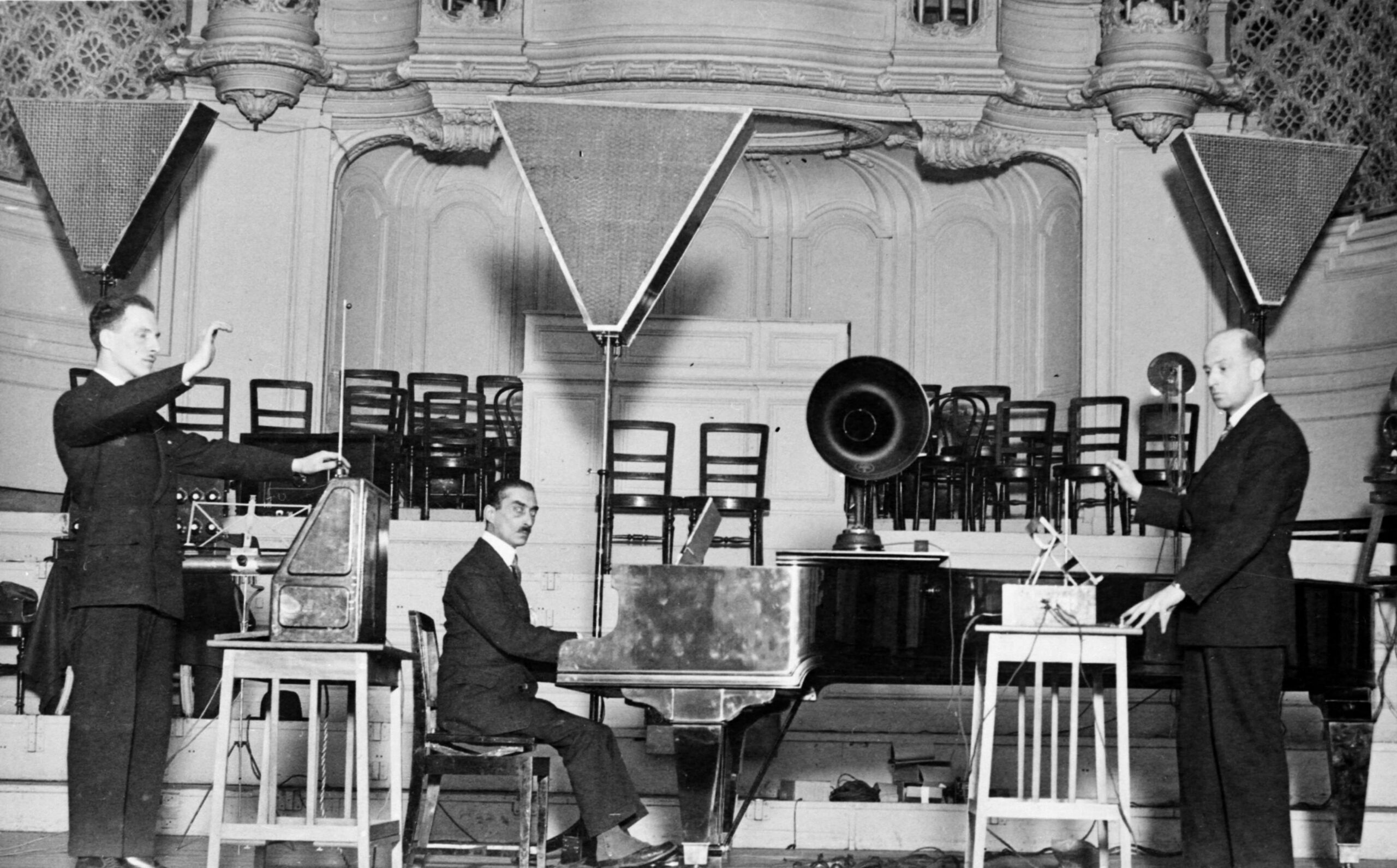 Tereminul, cel mai straniu instrument muzical inventat vreodată