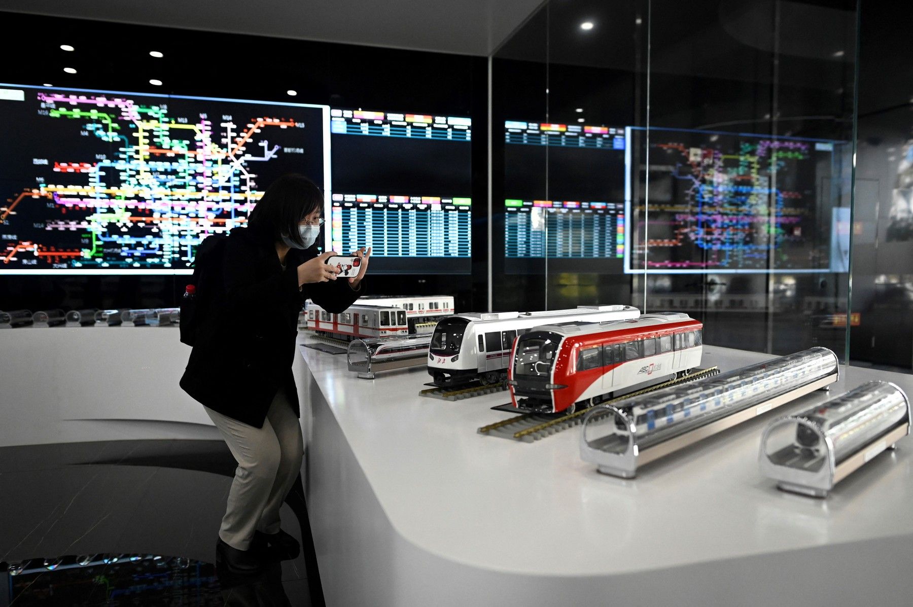 Chinezii au testat cu succes trenul asemănător cu Hyperloop al lui Elon ...