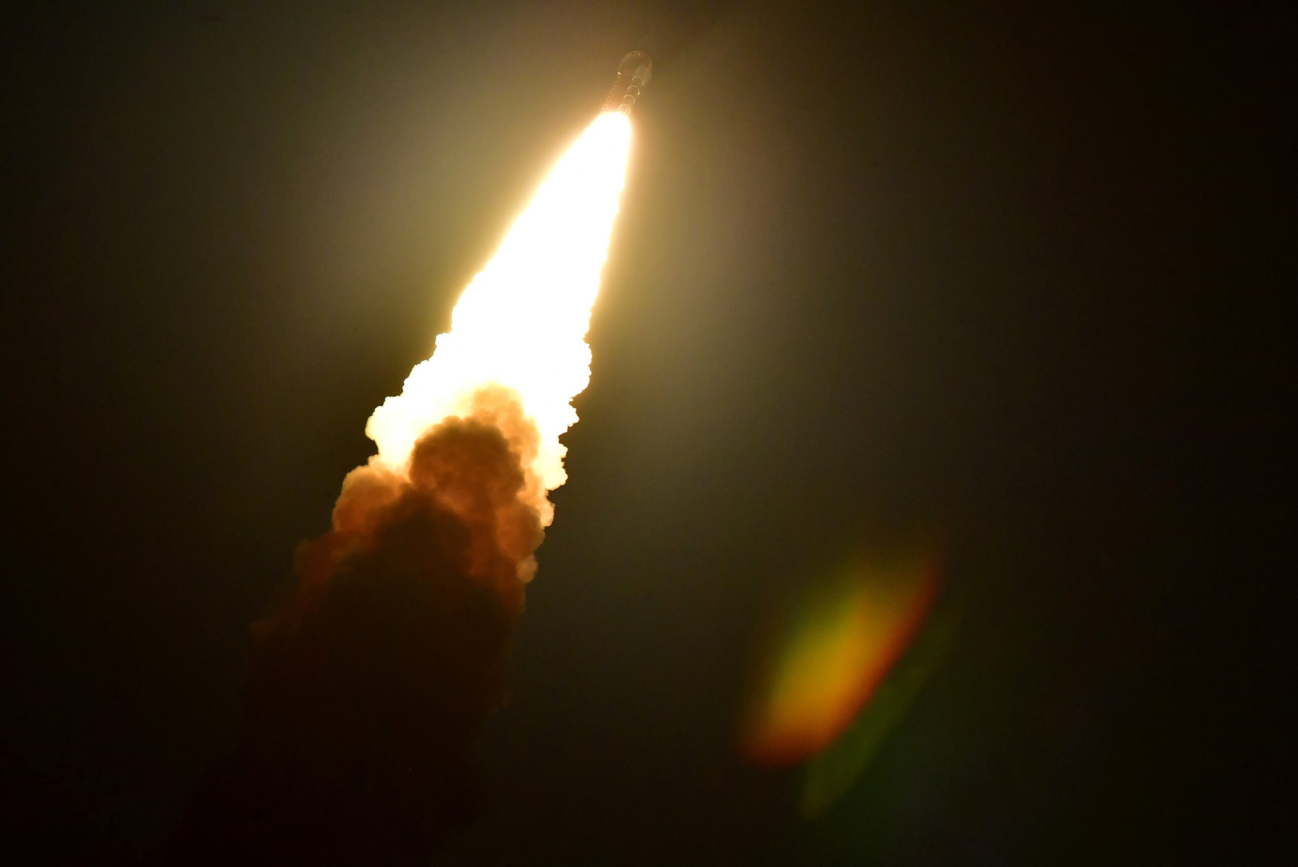 Reușită pentru Artemis I! NASA a lansat cea mai puternică rachetă ...