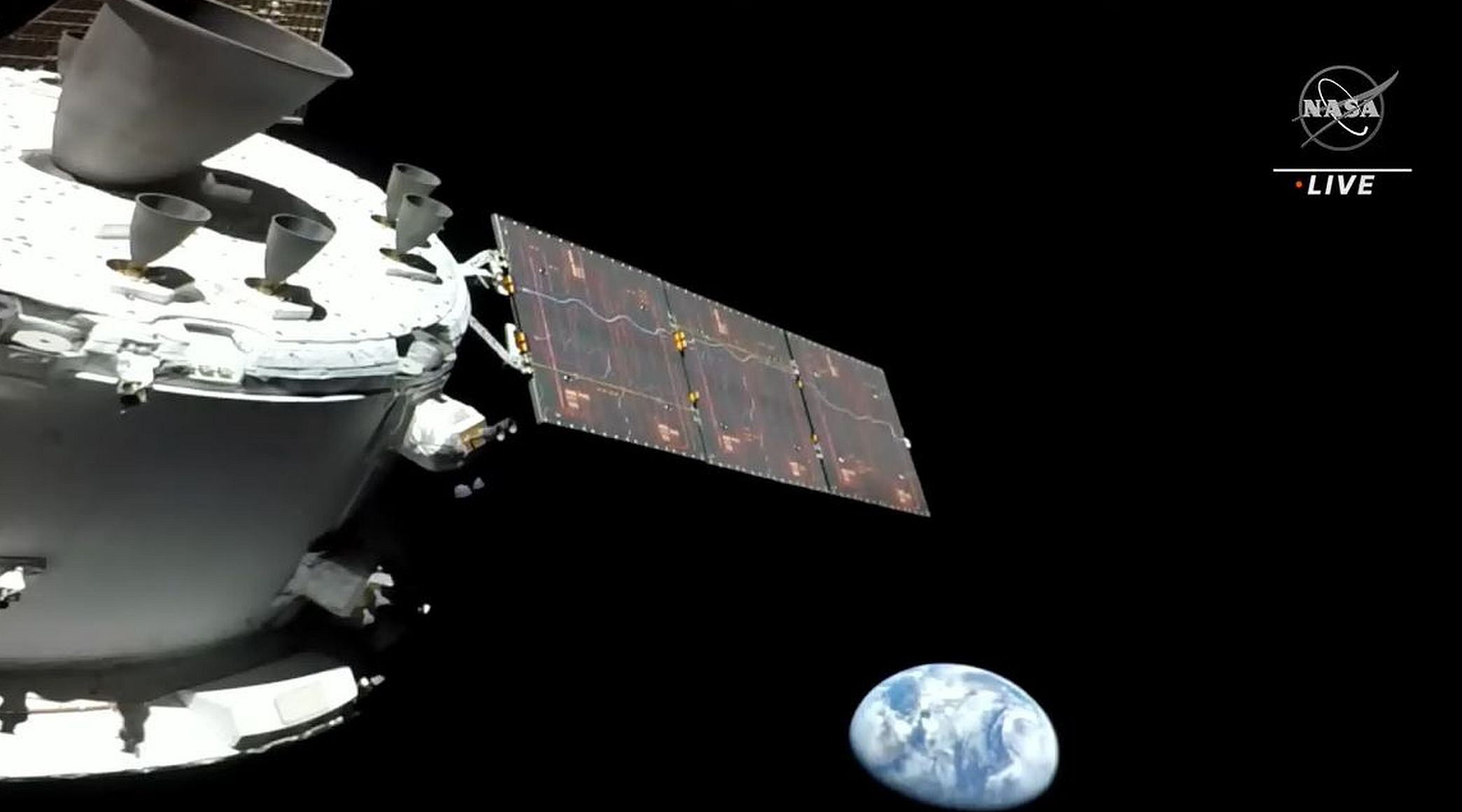 Orion a surprins primele imagini cu Pământul în drum spre Lună
