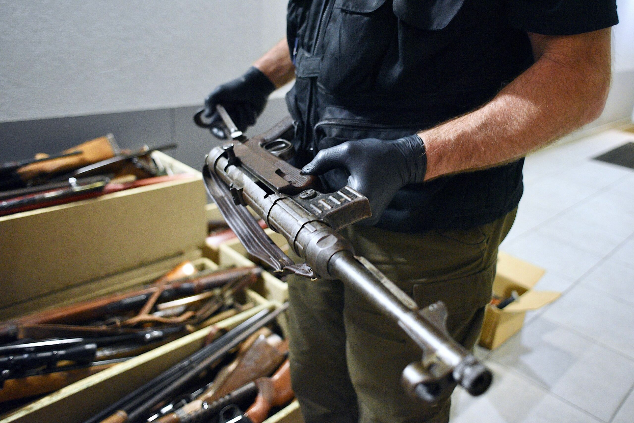 Francezii au predat la poliție zeci de mii de arme de foc