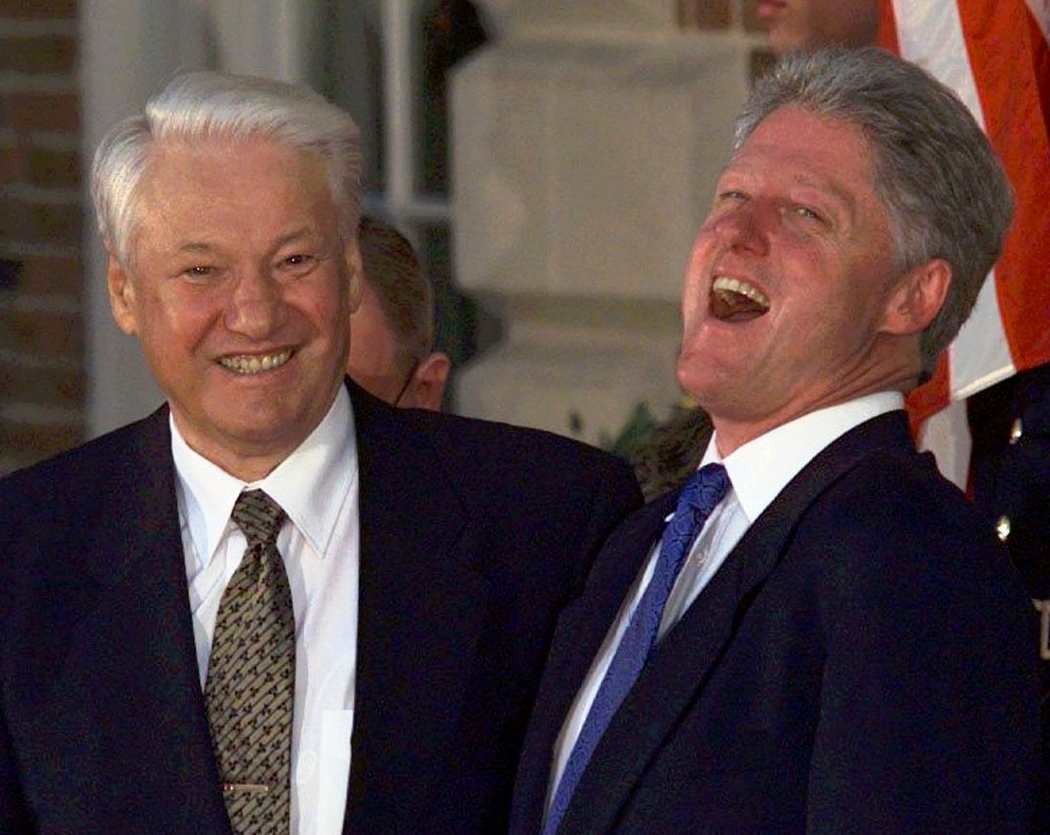 Președintele rus găsit „mort de beat” pe străzile din Washington