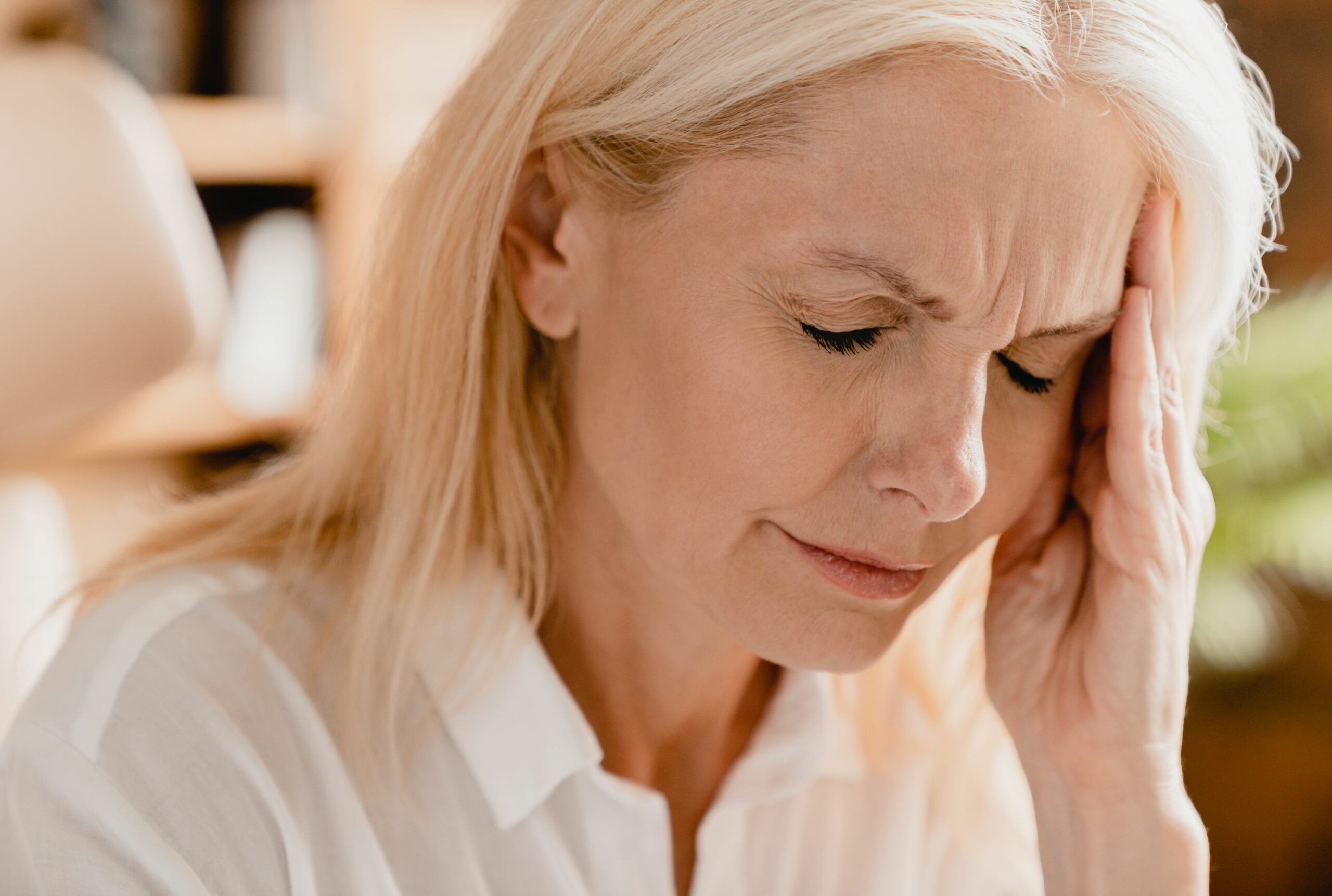 Cefalee în ciorchine, o tulburare mai des întâlnită la bărbați, dar cu ...