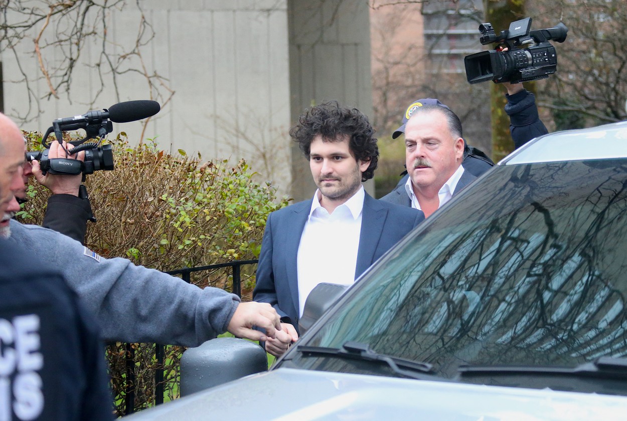 Fondatorul unei firme falimentare de criptomonede a fost extrădat în SUA Fondatorul unei firme falimentare de criptomonede a fost extrădat în SUA