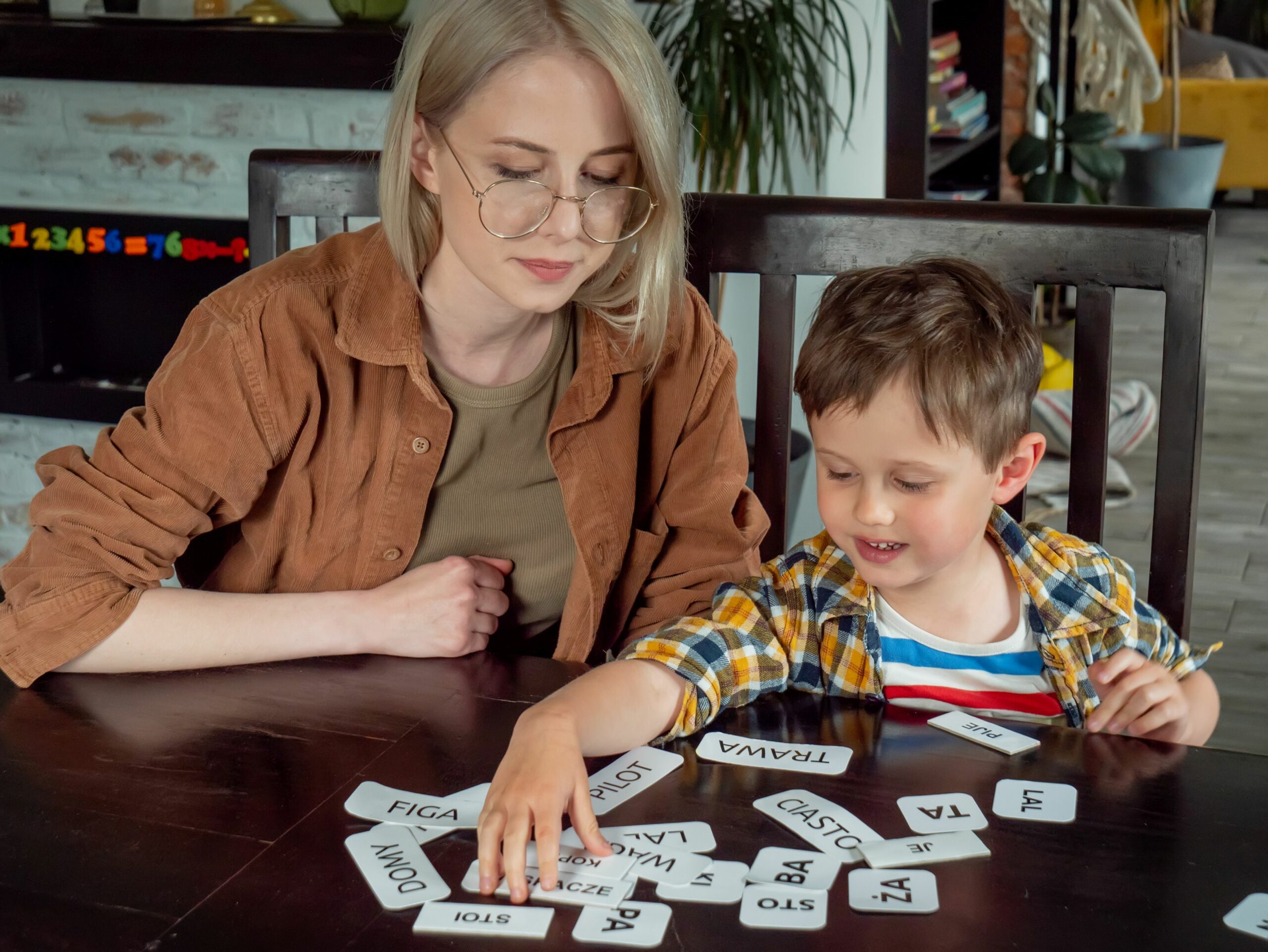 Unul din 100 de oameni din întreaga lume suferă de bâlbâială. Care sunt ...