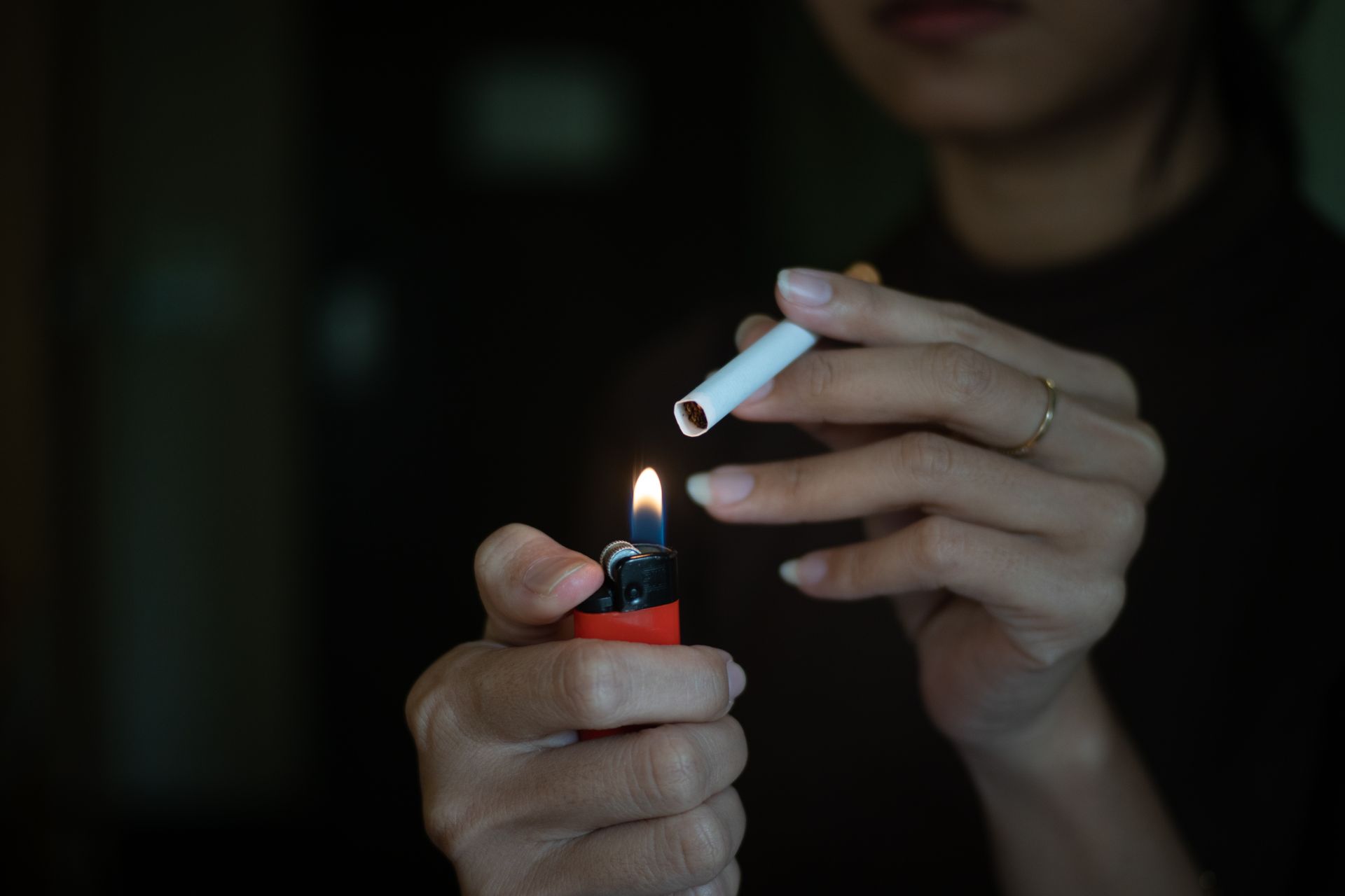 Colierul inteligent care te scapă de fumat