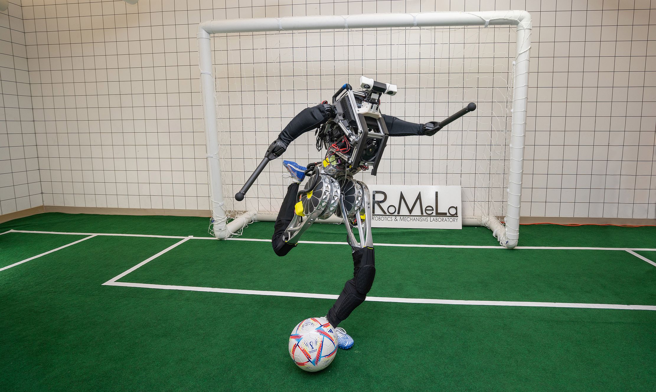 ARTEMIS, cel mai rapid robot umanoid din lume, se pregătește de RoboCup