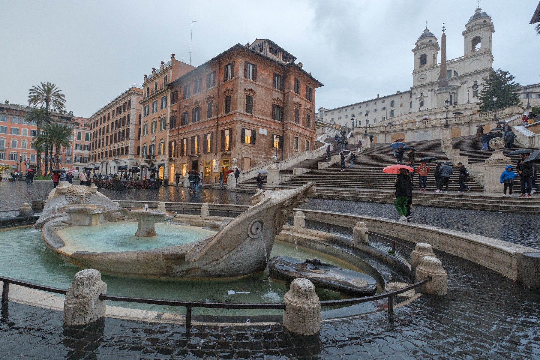 Ce amendă riscă cei care vandalizează monumente şi opere de artă în Italia