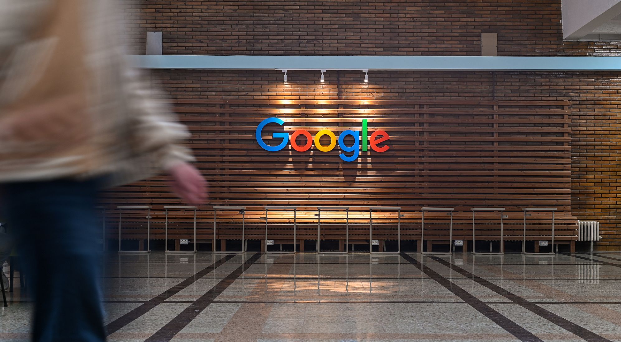 Google Lab deschis la Universitatea Politehnica din București