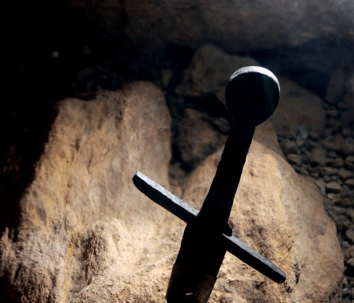 Sabia din stâncă a Italiei nu este un fals, arată o analiză chimică