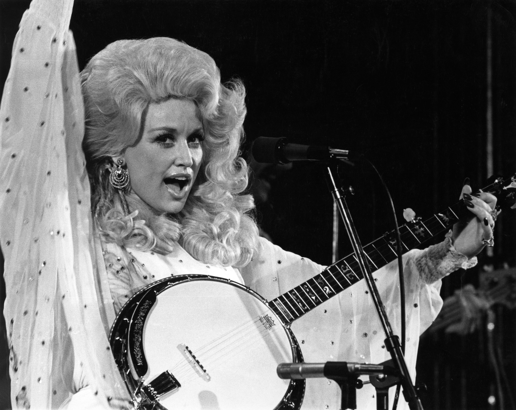 Dolly Parton, regina muzicii country. Avere de 600 de milioane de ...
