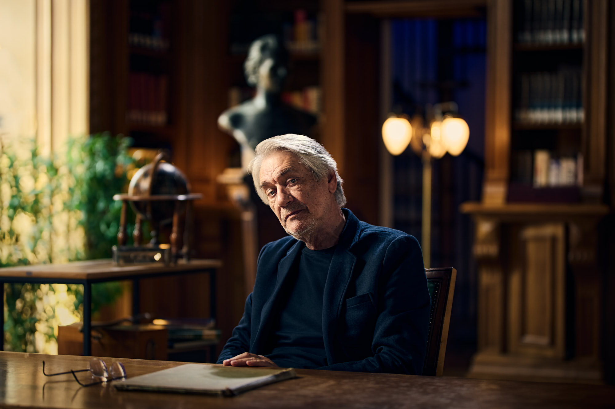 Serialul documentar „Marcel Iureș prezintă Enigmele României”, lansat ...