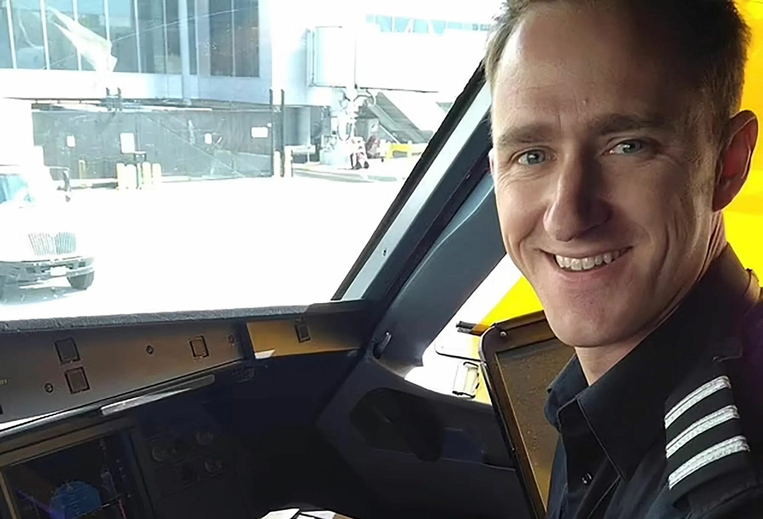 Un pilot american a explicat de ce a încercat să prăbușească un avion ...