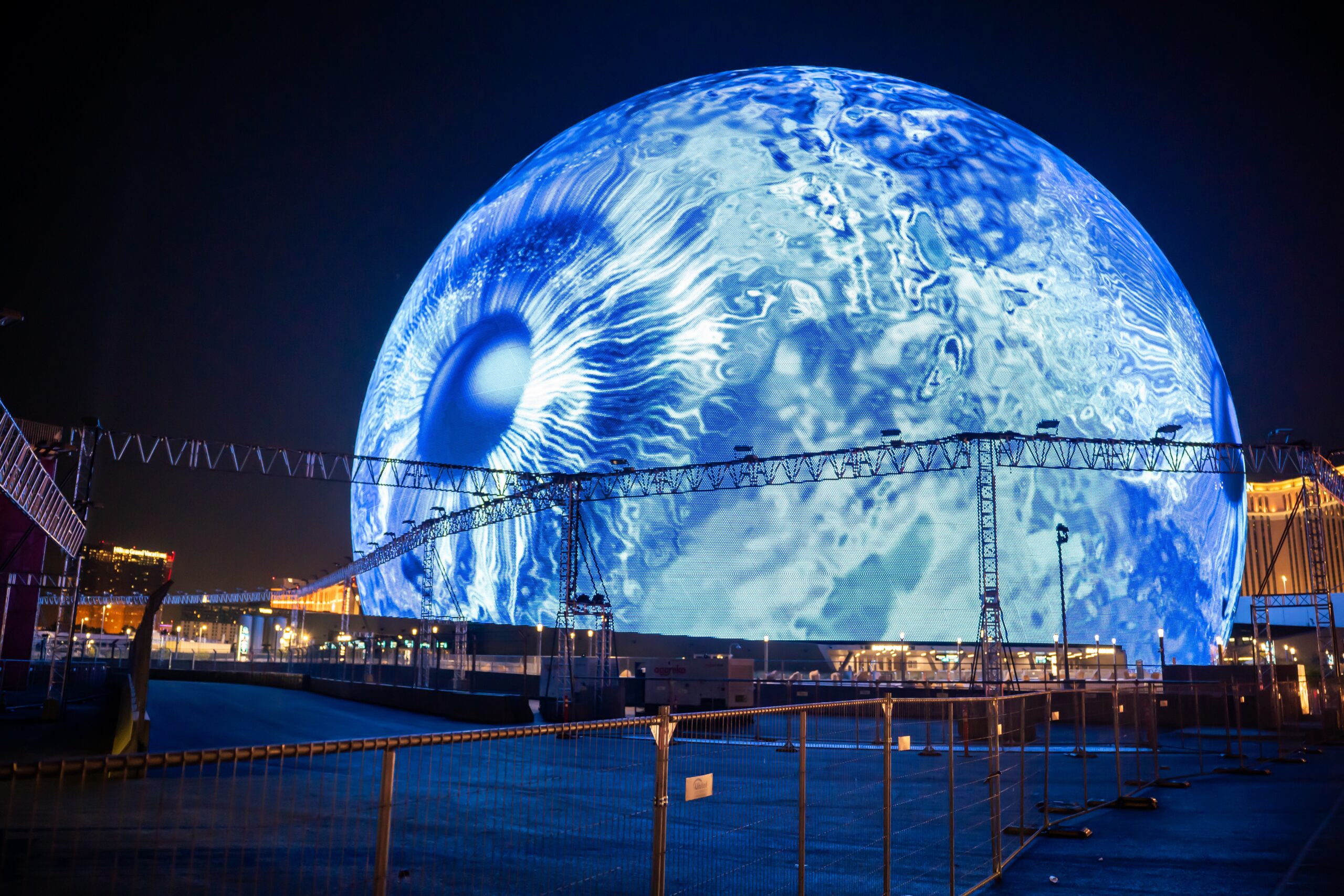 Cea mai mare structură sferică din lume este o minune tehnologică