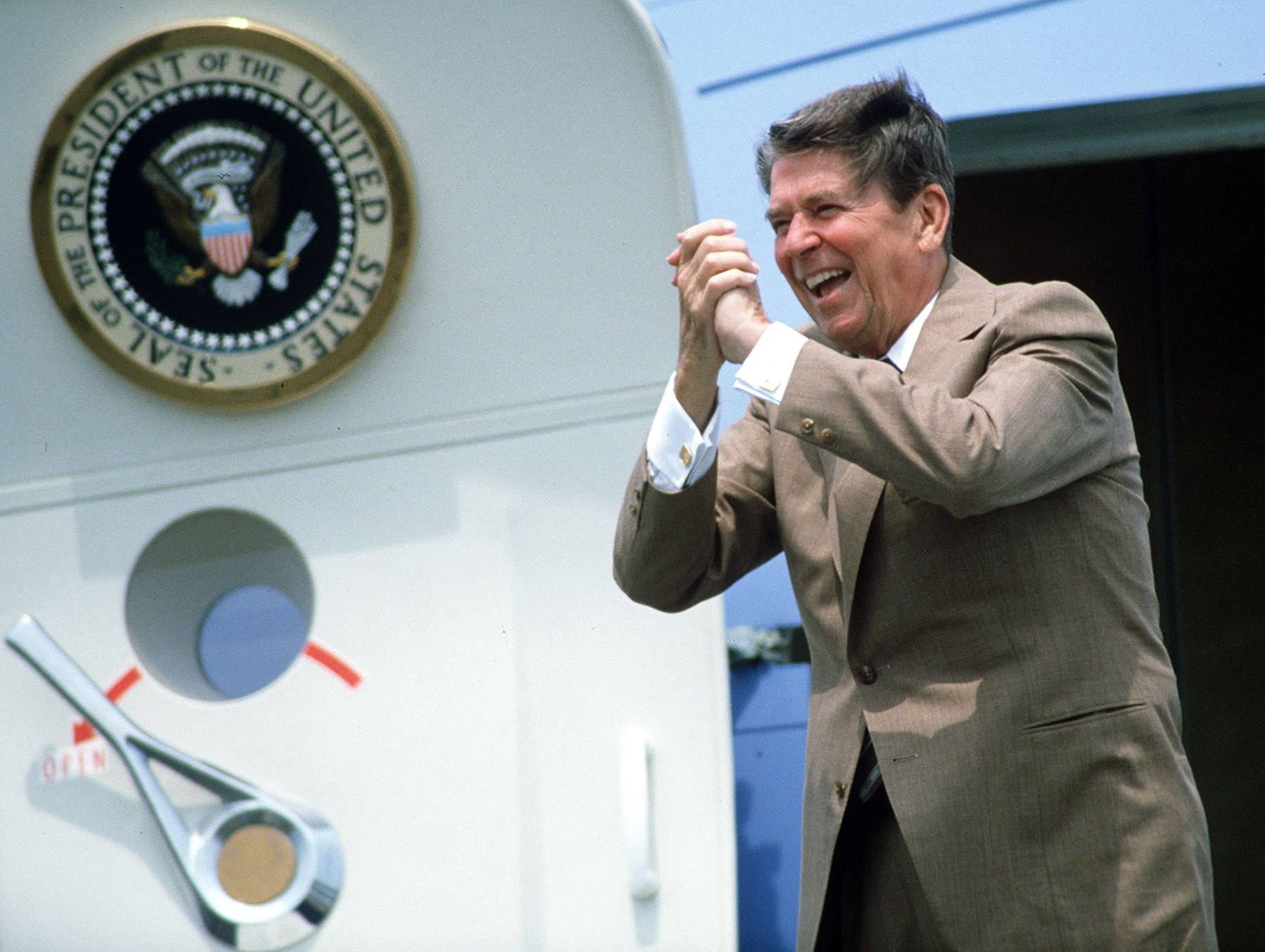 Ronald Reagan, singurul actor devenit președintele SUA. „Nu putem ajuta ...