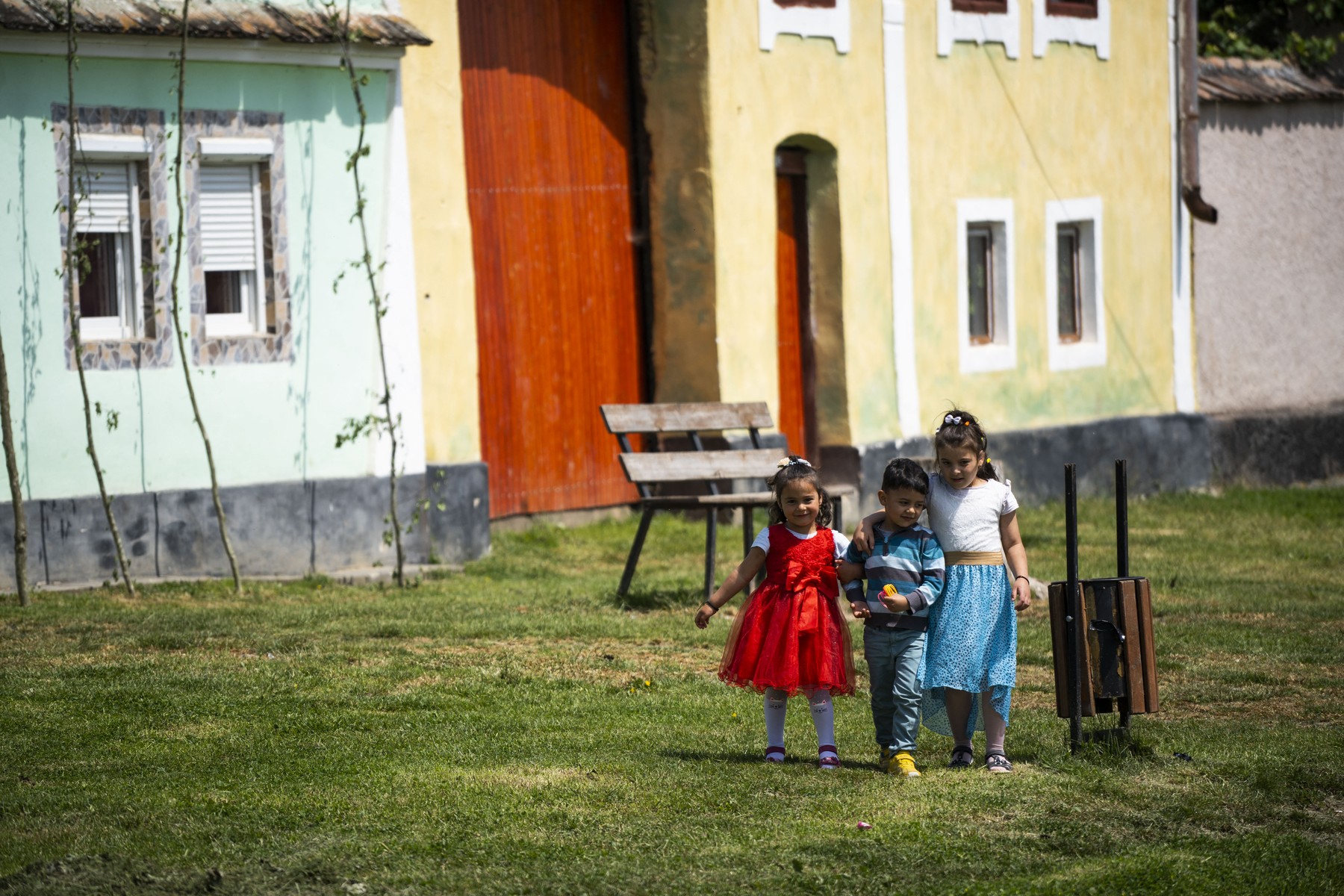 Câți dintre copiii de la sate au fost vreodată la un spectacol de ...