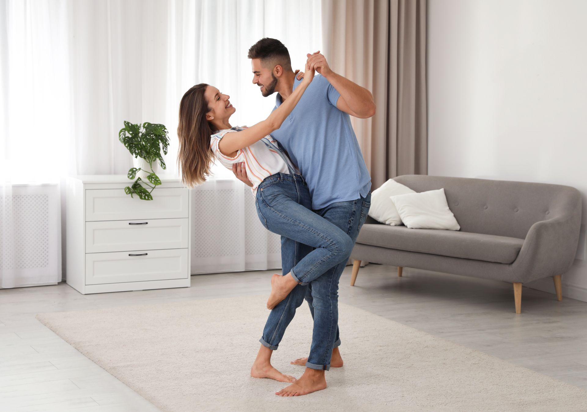 Dansul este o metodă eficientă de a scădea în greutate