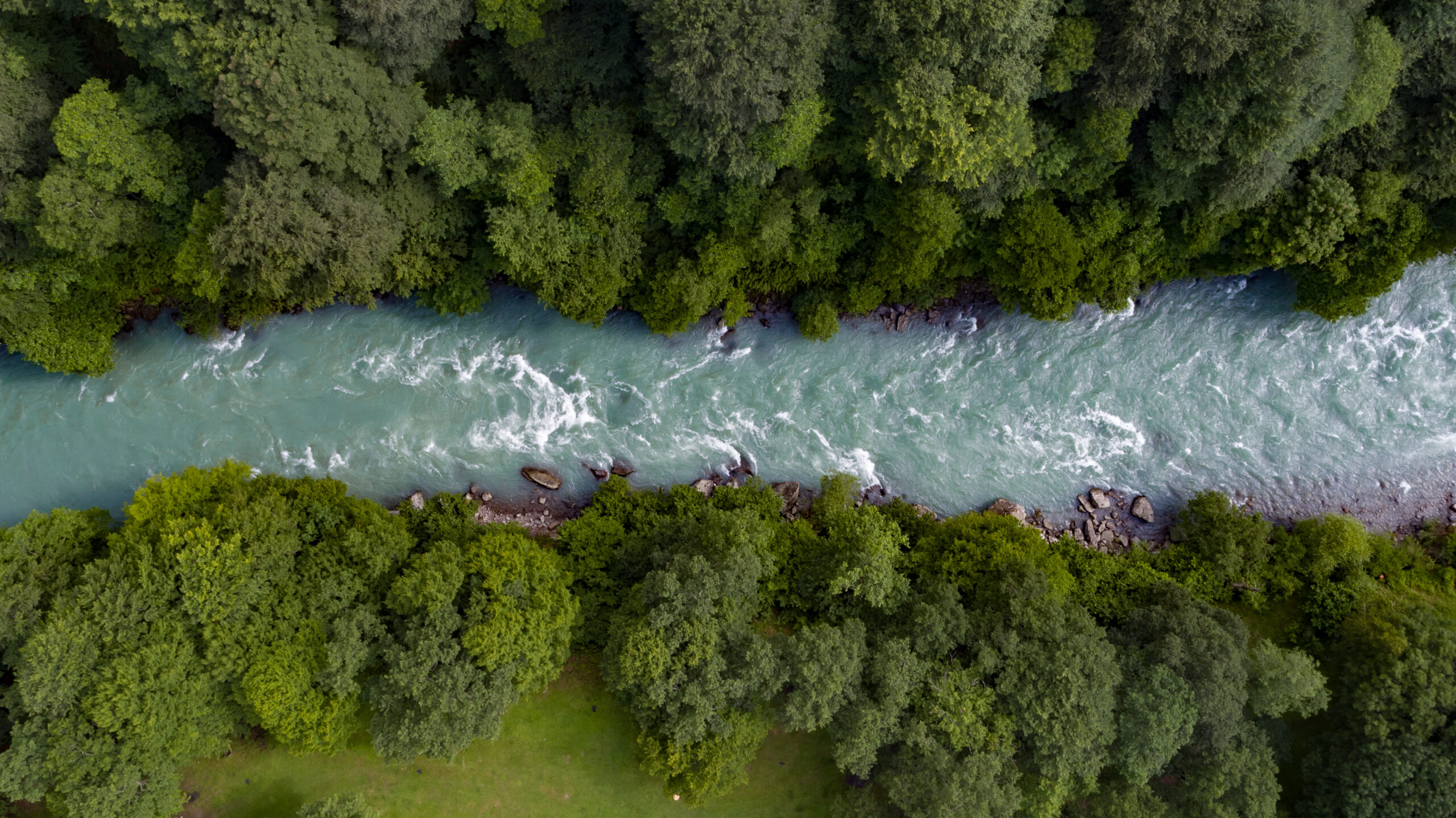 Schimbările climatice perturbă debitul sezonier al râurilor