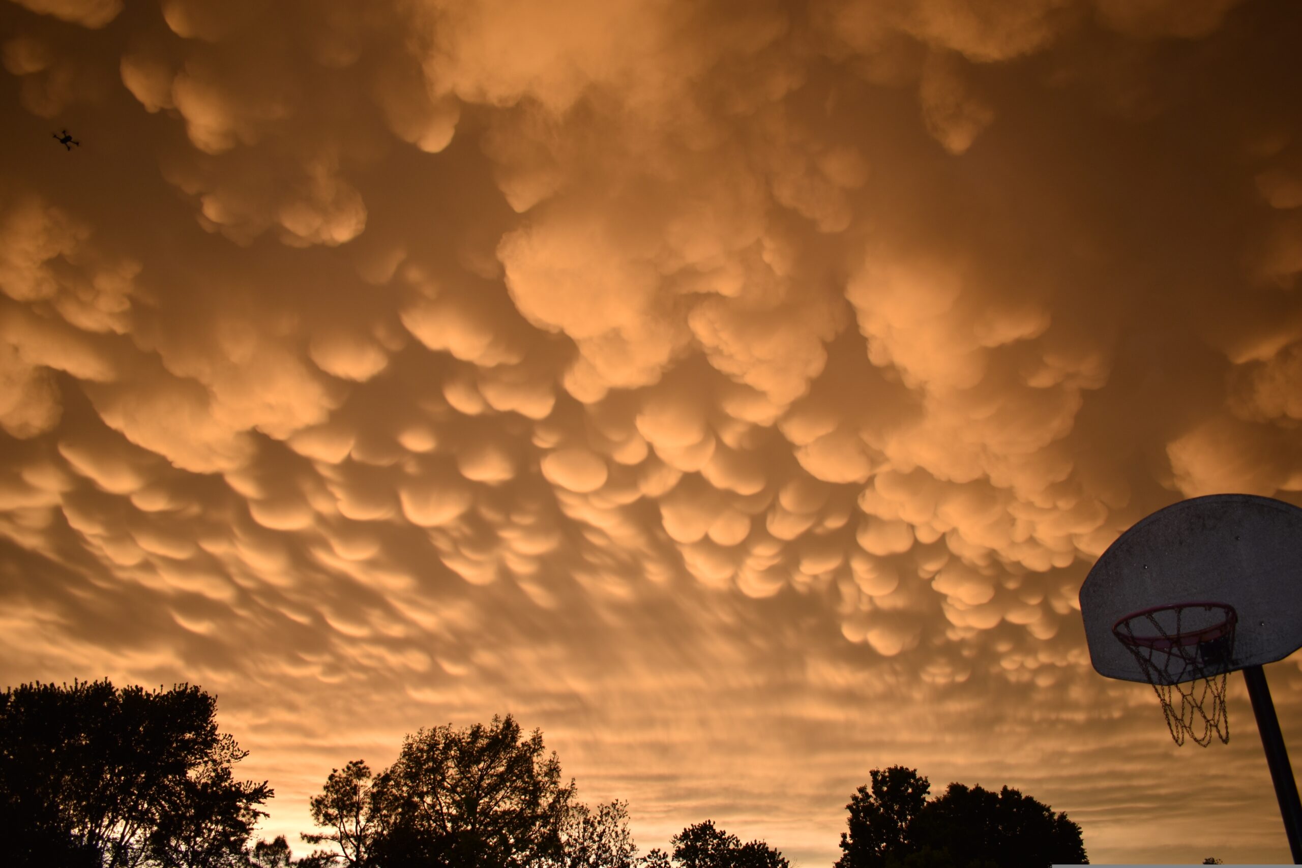 Un fenomen meteorologic trecut cu vederea produce raze gamma în atmosferă