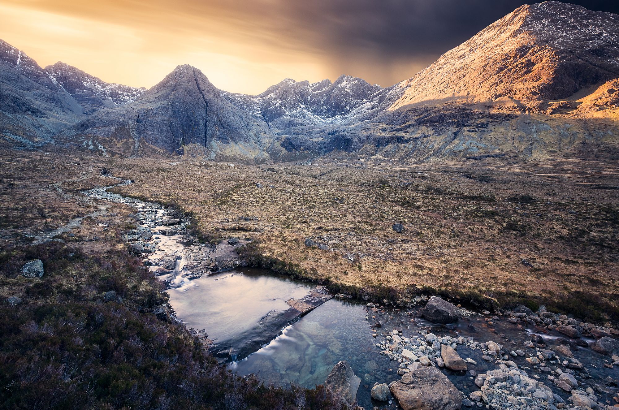 Cel mai rar mineral din lume este atât de rar încât a fost găsit doar o ...