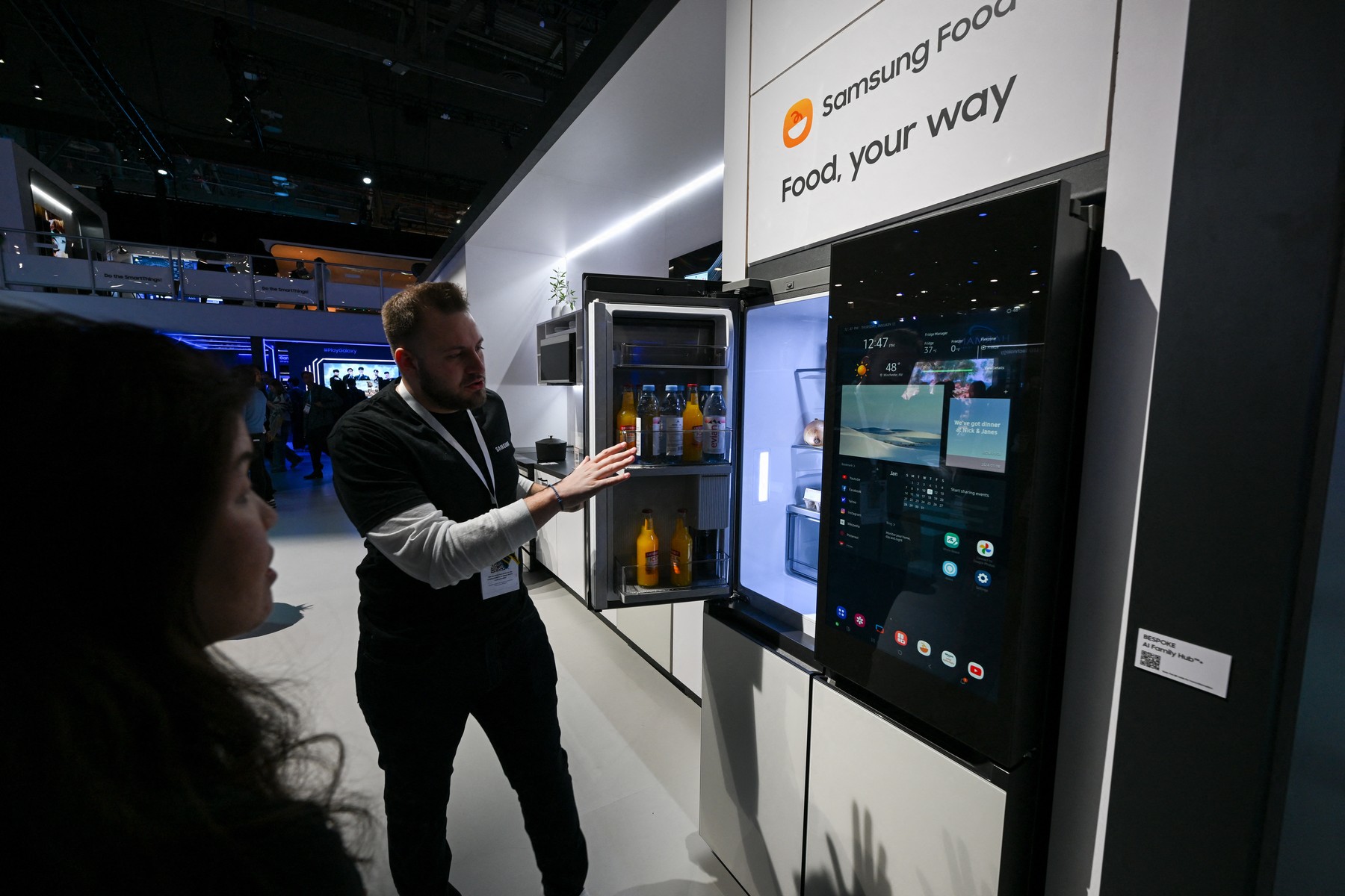 Frigiderul care face de mâncare și primul laptop cu ecran care se ...