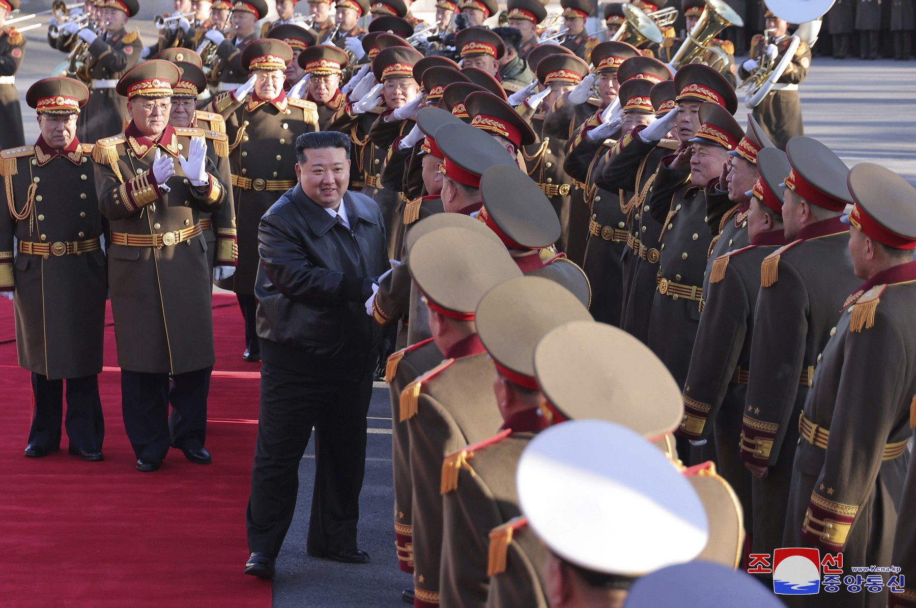 Mii de muncitori și militari din Coreea de Nord, trimiși în Rusia în ...