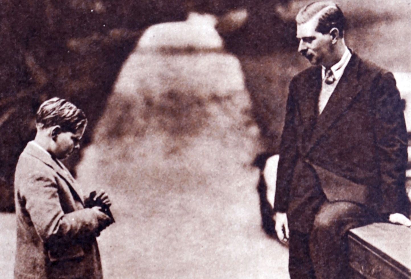 O revedere mai mult decât tensionată: Regele Carol al II-lea își vede ...