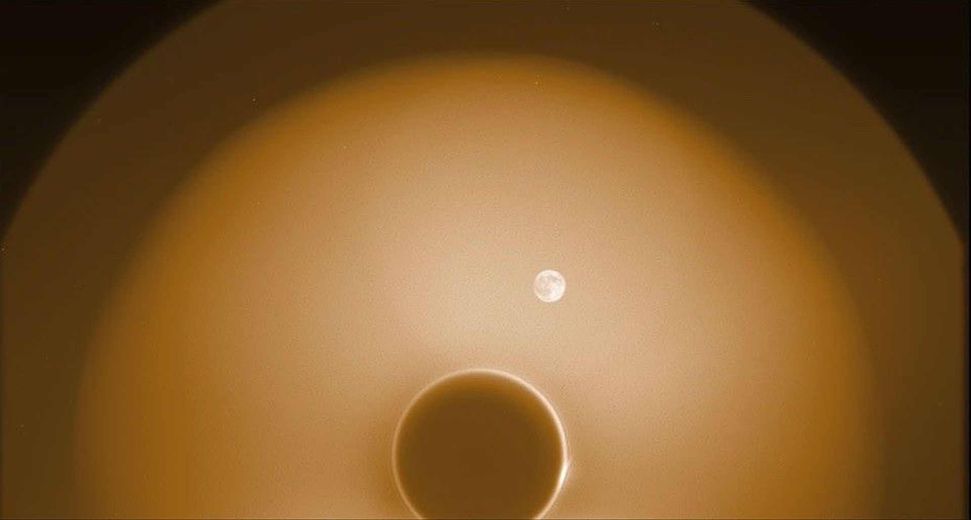 O misiune NASA a surprins o fotografie stranie cu Luna și Soarele