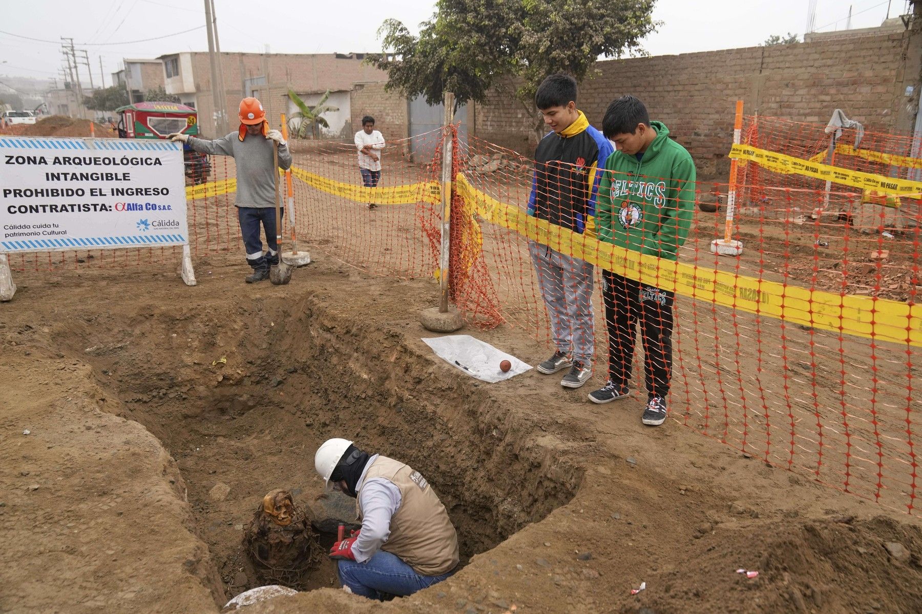 Mormânt pre-incaș cu rămășițe vechi de 1.000 de ani, descoperit de ...