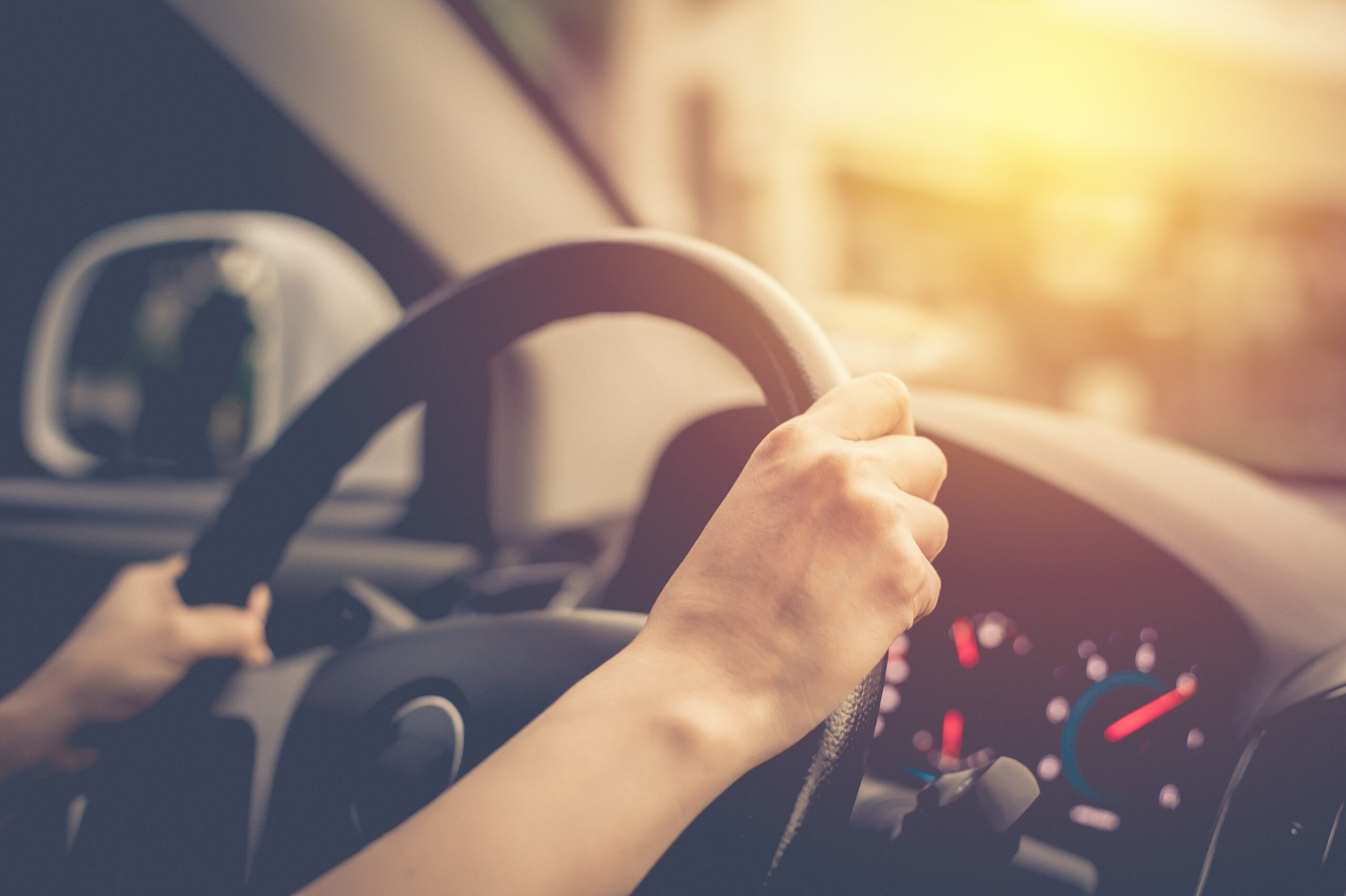 Muzica pe care o asculți influențează cât de bine conduci